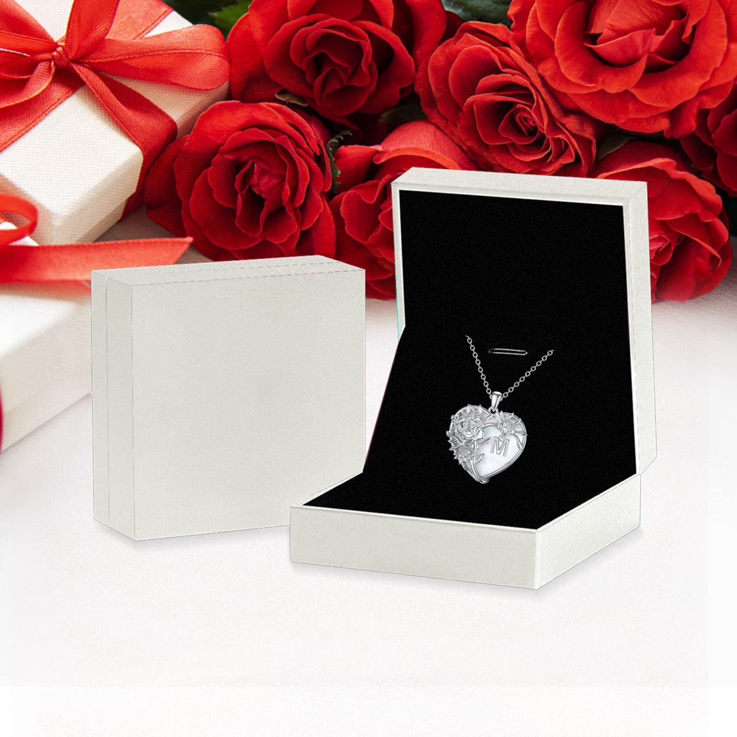 iiw Mom Sterling Silver Initial Letter Pendant Necklace