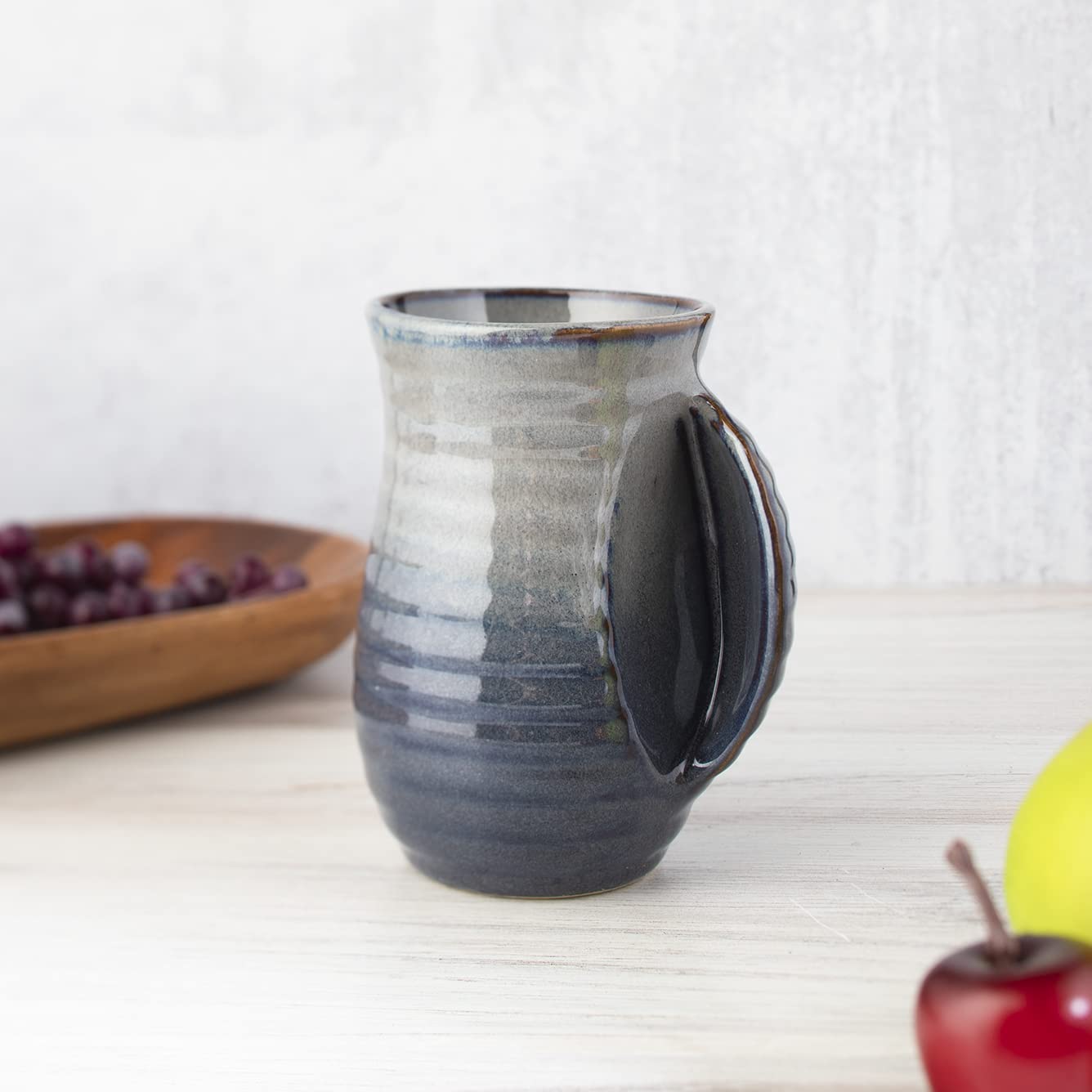 GUTE Hand Warmer Mug, Ceramic and Hand Painted - Contoured Pocket will Hold Warmth From The Heat Of Your Drink To Keep Your Fingers Warm, Comfy Handwarmer (Lagoon Grey)