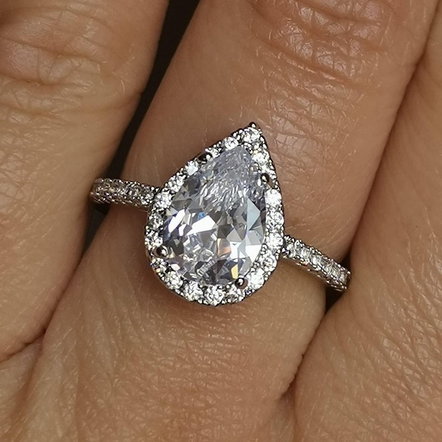 GUIDECUN 4 Ct Pear Shaped Cubic Zirconia Solitaire Engagement Ring 18K White Gold Plating Excellent Teardrop Ring for Women (US Size 7)