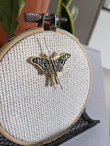 Luna Moth Needle Minder