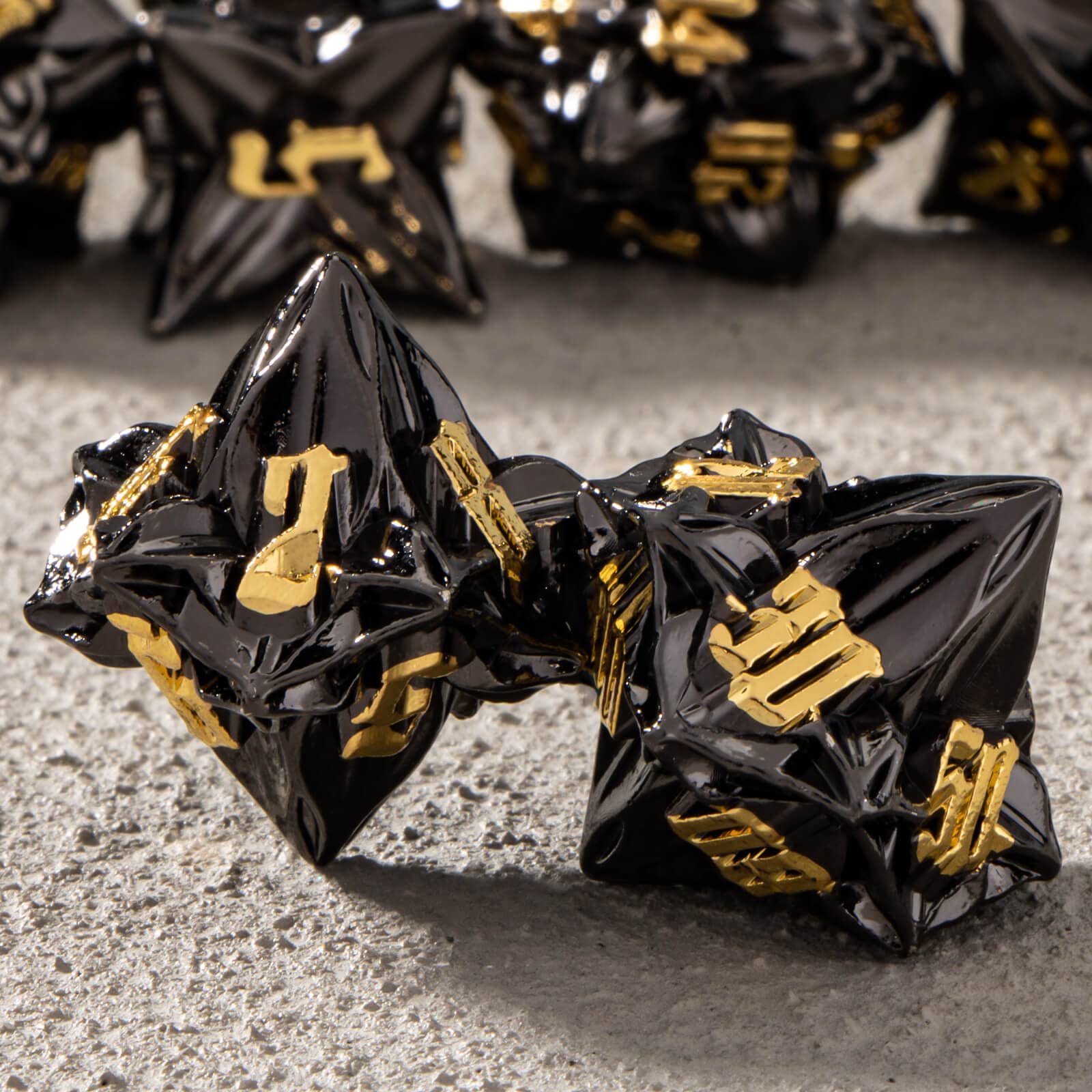 KERWELLSI Metal DND Dice Set, Leaf Black D&D Dice Set with Box, 7 Piece Dungeons and Dragons Dice, Role Playing D and D Dice, RPG Polyhedral Dice Set D20 D12 D10 D8 D6 D4
