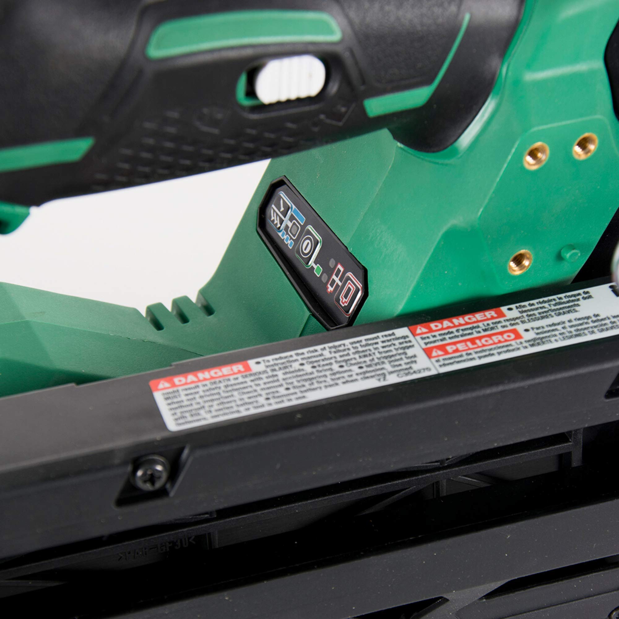 Metabo HPT 18V MultiVolt™ Cordless Framing Nailer Kit | Accepts 2-Inch up to 3-1/2-Inch Clipped & Offset Round Paper Strip Nails | 30 Degree Magazine | NR1890DCS