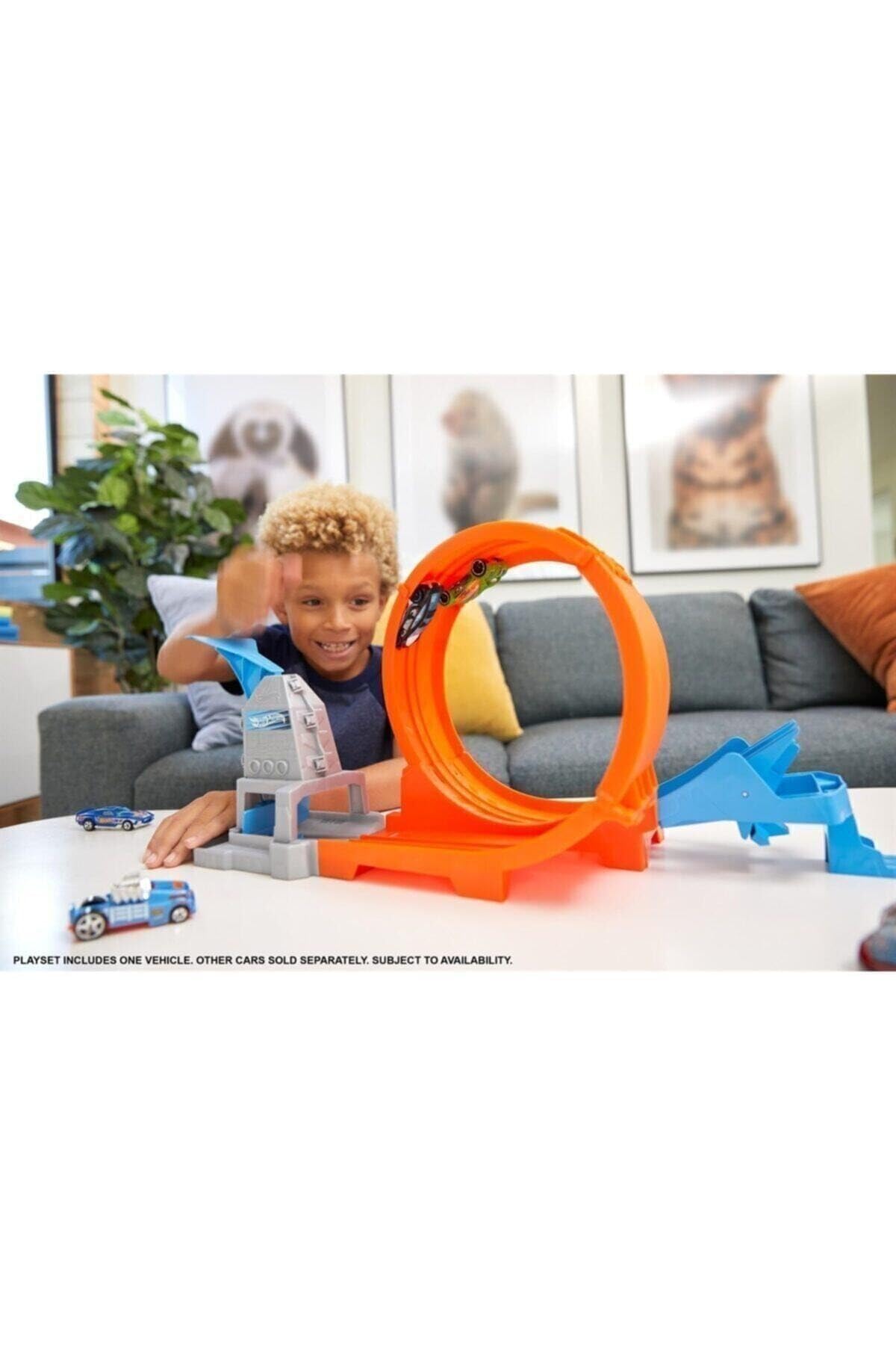 Hot Wheels Toy Car Track Set Loop Stunt Champion, Dual-Track Loop with Dual-Launcher, Includes 1:64 Scale Toy Car