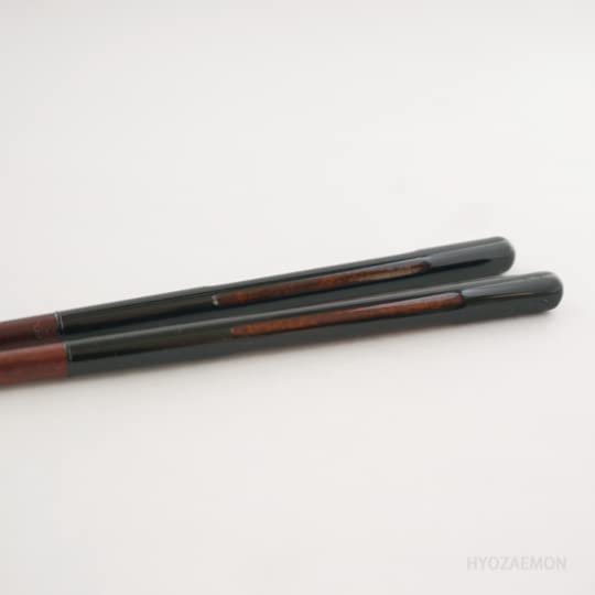 Japanese Natural Lacquered Wooden Chopsticks - Set of 2 Pairs - with Gift Box (Black 9.25 in and Red 8.46 in) - Handmade - Dishwasher-Safe