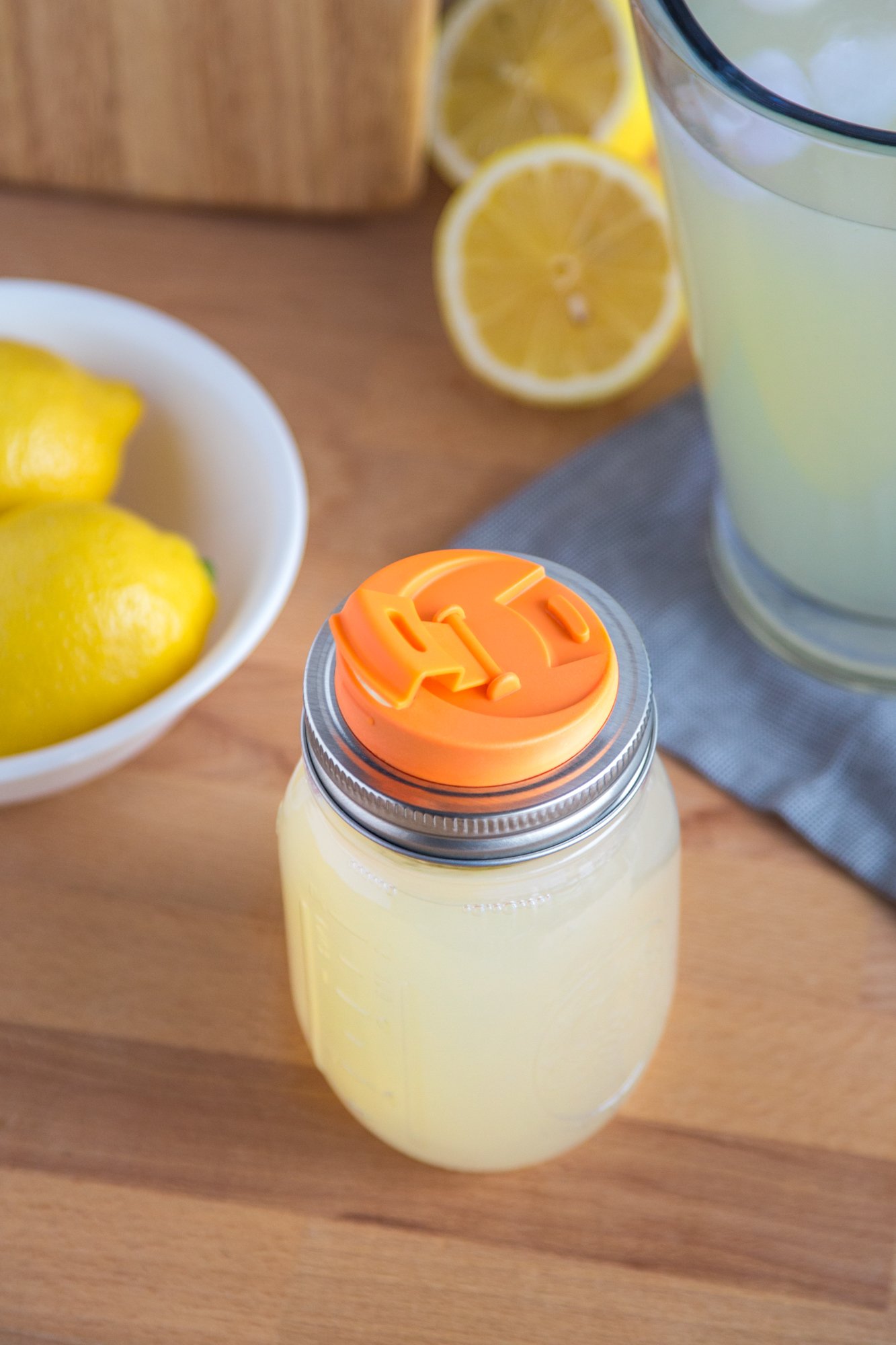 Jarware Drink, Orange Lid for Regular-Mouth Mason Jars