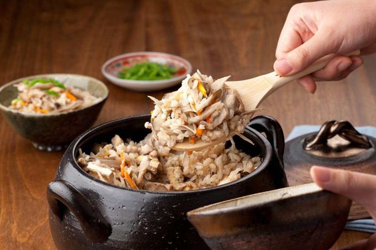 Japanese Donabe Rice Cooker with Non-Stick Coating - Made in Mie, Japan - 3 Go, Banko-Yaki