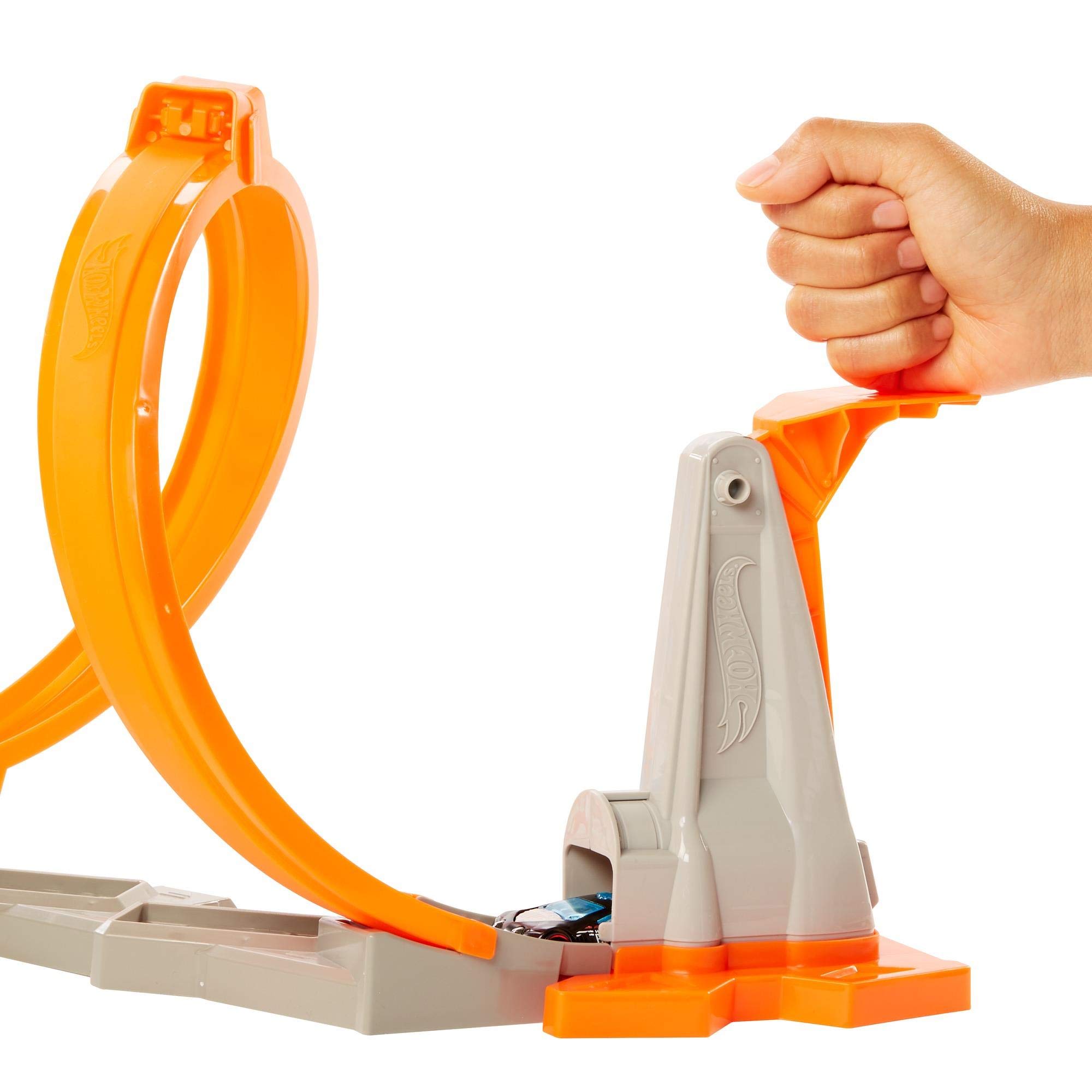 Hot Wheels Super Space Shuttle Launch Pad Set with Moving Shuttle, Kid-Powered Anti-Gravity Cab & One 1:64 Scale Car, Connects to Other Sets, for Kids 4-8 Years Old