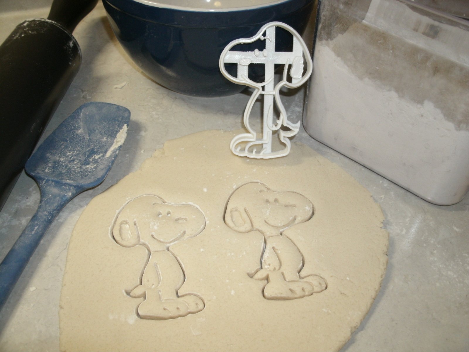 INSPIRED BY SNOOPY PET BEAGLE COMICS CARTOON CHARACTER COOKIE CUTTER BAKING TOOL MADE IN USA PR615