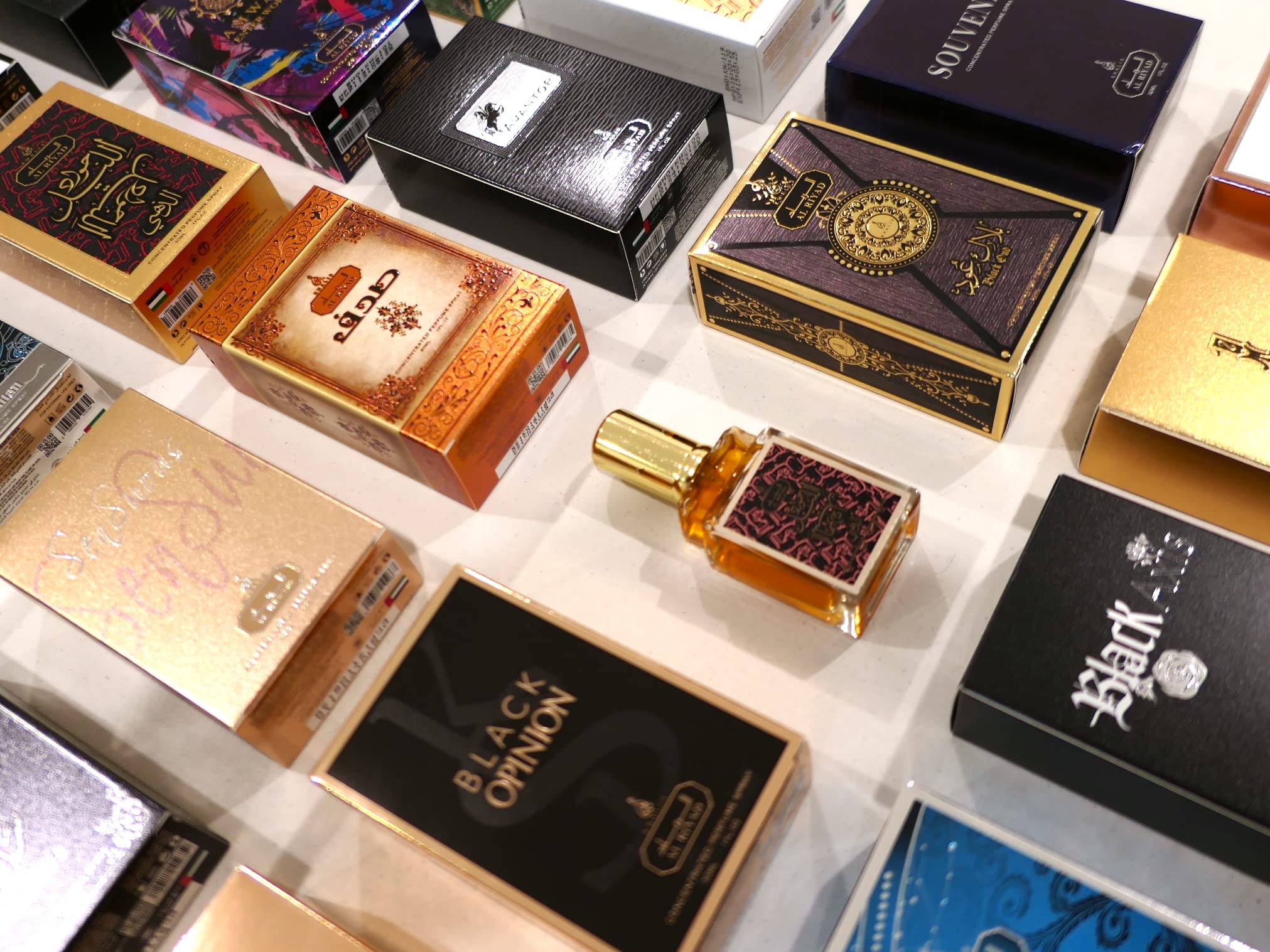 Maison d'Orient ALRIYAD, Unisex Spray Parfum Travel Size Sampler. Featuring Barratt Rouge Mini, a 5 Scent Perfume Discovery Gift Set for Men, Women and Couples.