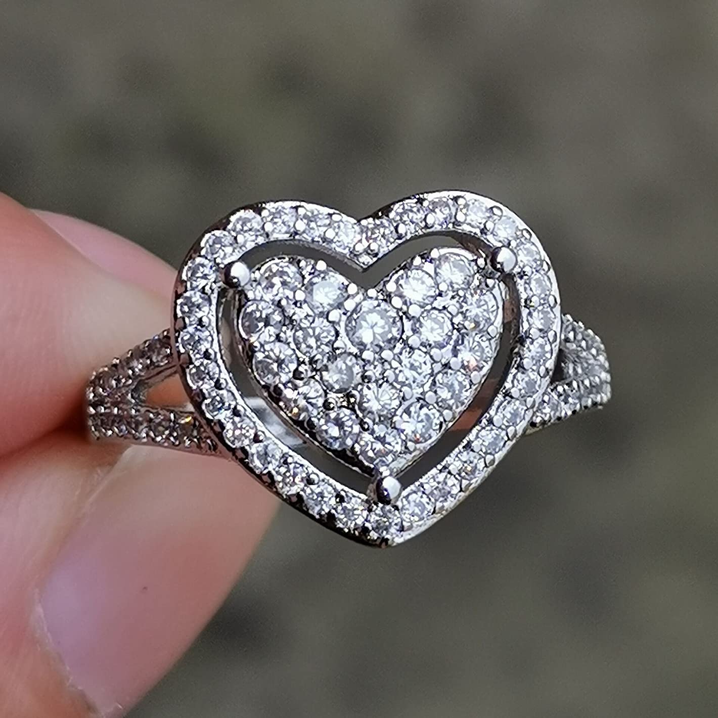 GUIDECUN Dainty Women's White Gold Plated Pavé-Set Cluster White Cubic Zirconia Love Heart-shaped Wedding Promise Rings (US size 6)
