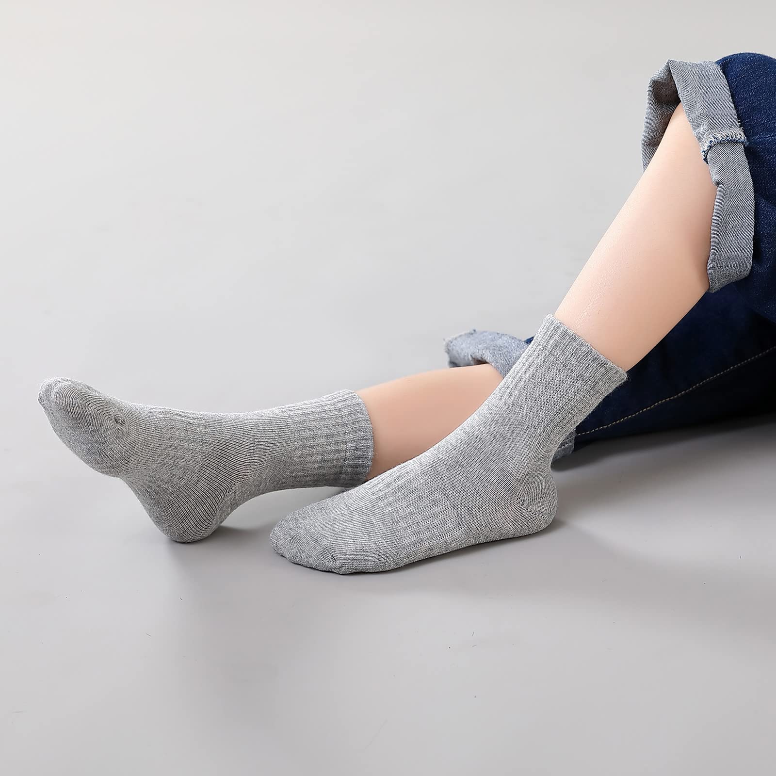 KEREDA Boys Crew Socks Kids Athletic Ankle Socks Uniform Socks for Girls 9 Pairs Grey 4-6 Years
