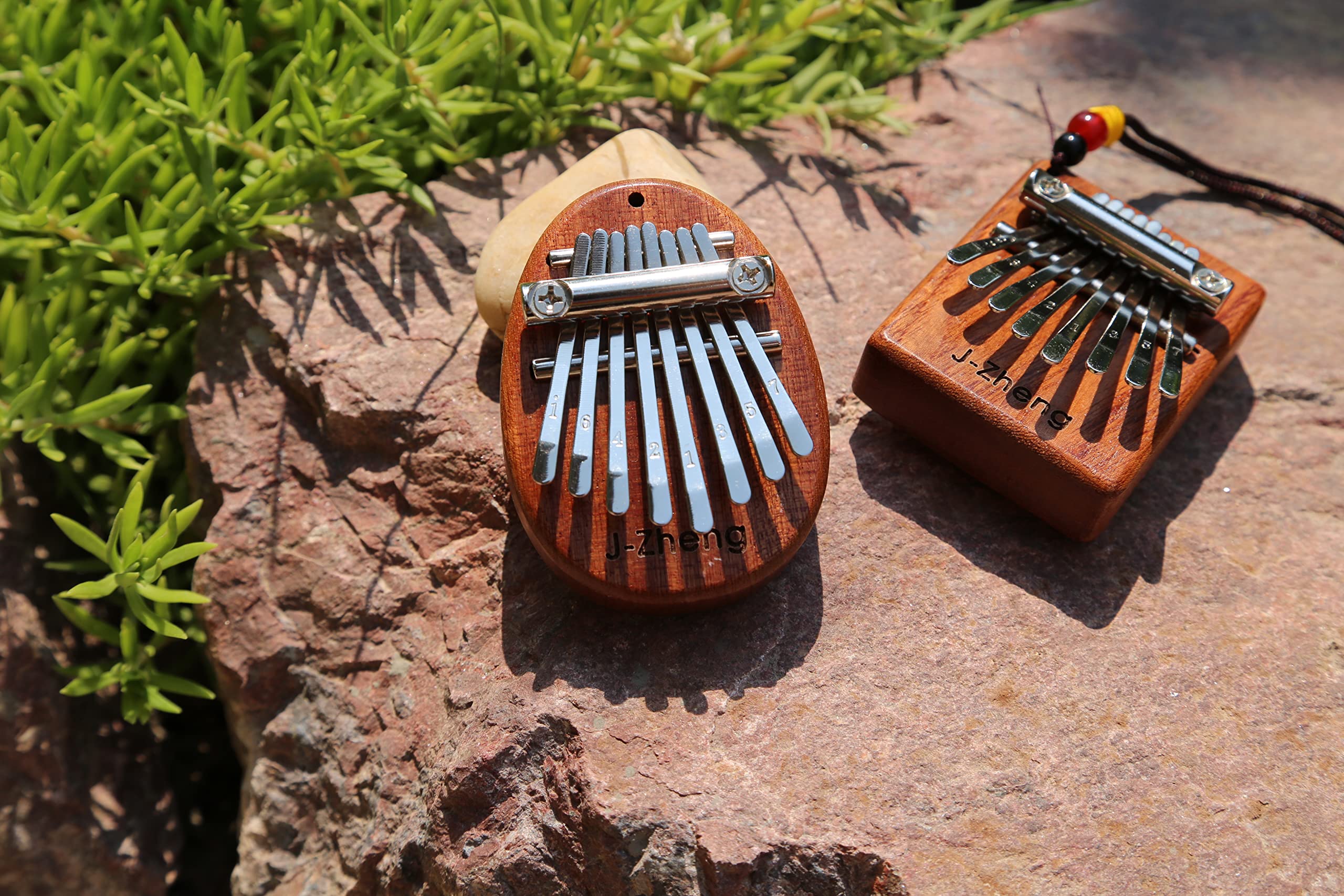 Kalimba 8 Keys, Solid Wood Thumb Piano, Portable Musical Instrument, Gift for Kids Adult Beginners Professional (thumb Piano) (round)