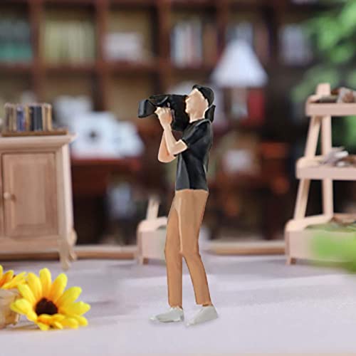 MERIGLARE 1/64 Scale Figures Sand Table Ornament DIY Projects Desktop Ornament Collections Layout Collection Dioramas Train Railway Videographer Decor, Videographer