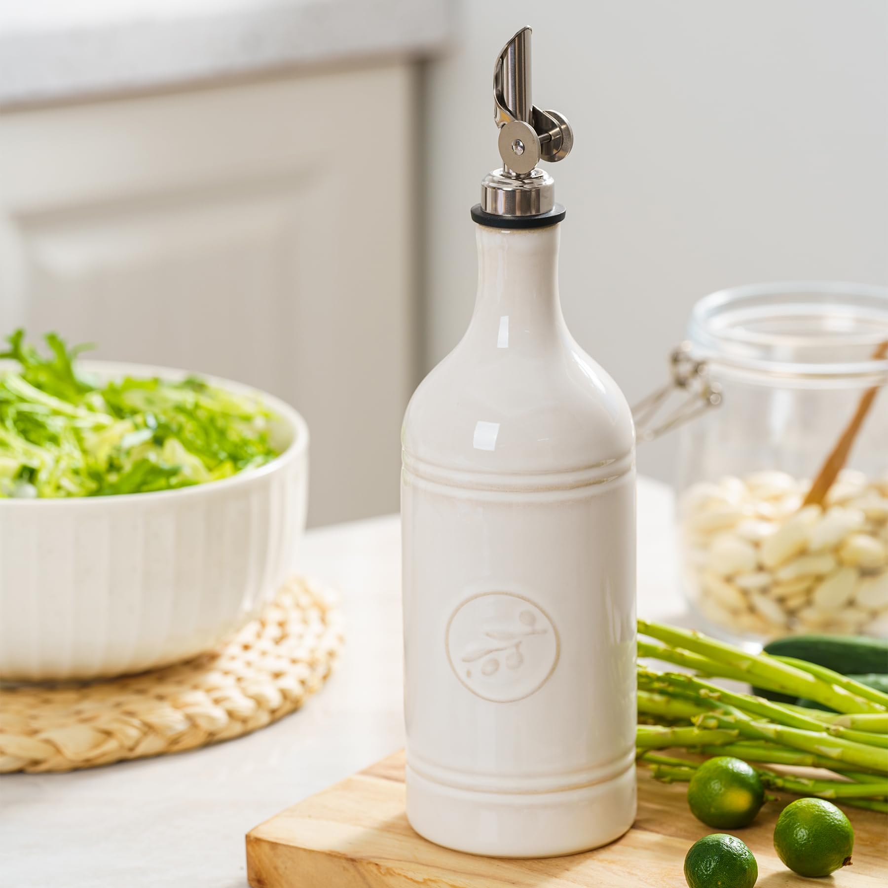 MIKIGEY 18 oz Ceramic Olive Oil Bottle Dispenser for Kitchen, Large Capacity Oli and Vinegar Cruet with Stainless Steel Spout, Oil Container, Pack of 1, Off-White