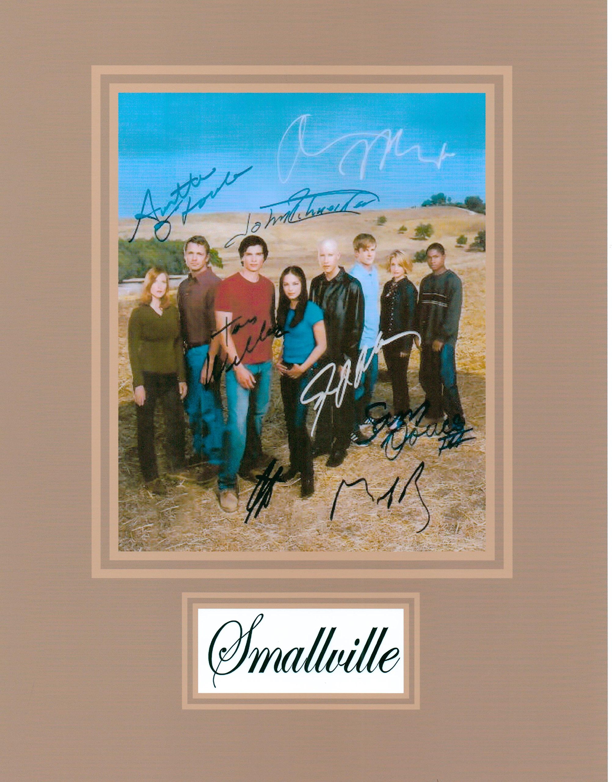 Kirkland Smallville, Classic TV Show, 8 X 10 Photo Display Autograph on Glossy Photo Paper