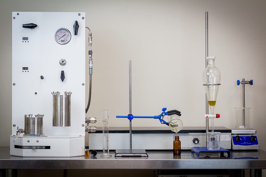 LBV2 - Lab Grade CO2 Prep-Chromatograph and Extraction Machine