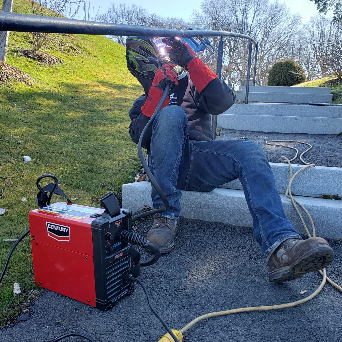 Lincoln Electric FC90 Flux Core Wire Feed Welder + Traditional MIG/Stick Welding Gloves