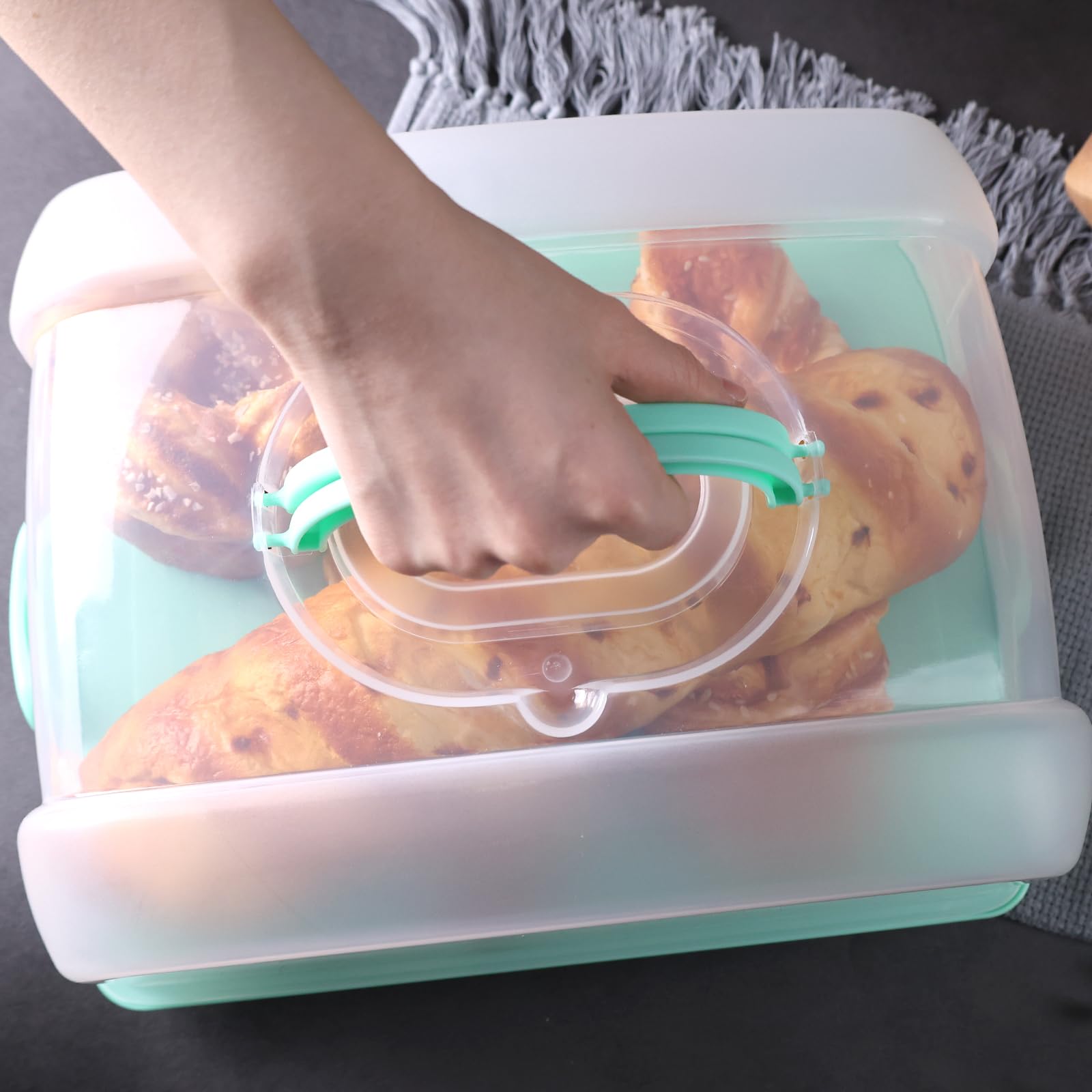 VGOODALL Cake Carrier with Lid, White Square Cake Holder Cupcake Container for 12 Cupcakes 2 in 1 Portable Dessert Container for Cake Pie Muffin Cobbler
