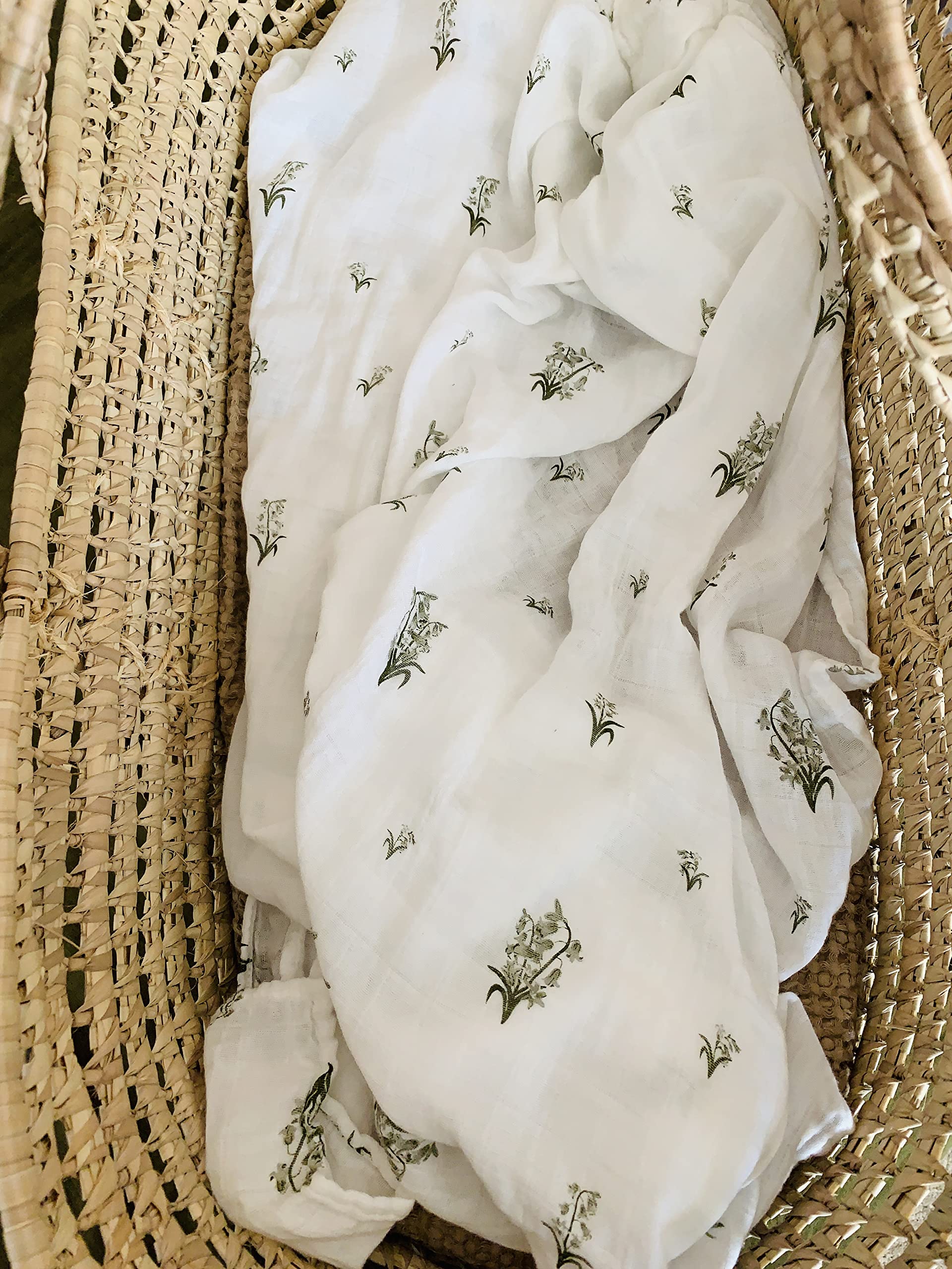Leyl&Ari Muslin Swaddle Blanket | Floral Baby Wrap | Gender Neutral Newborn Essentials (Blue Bells)