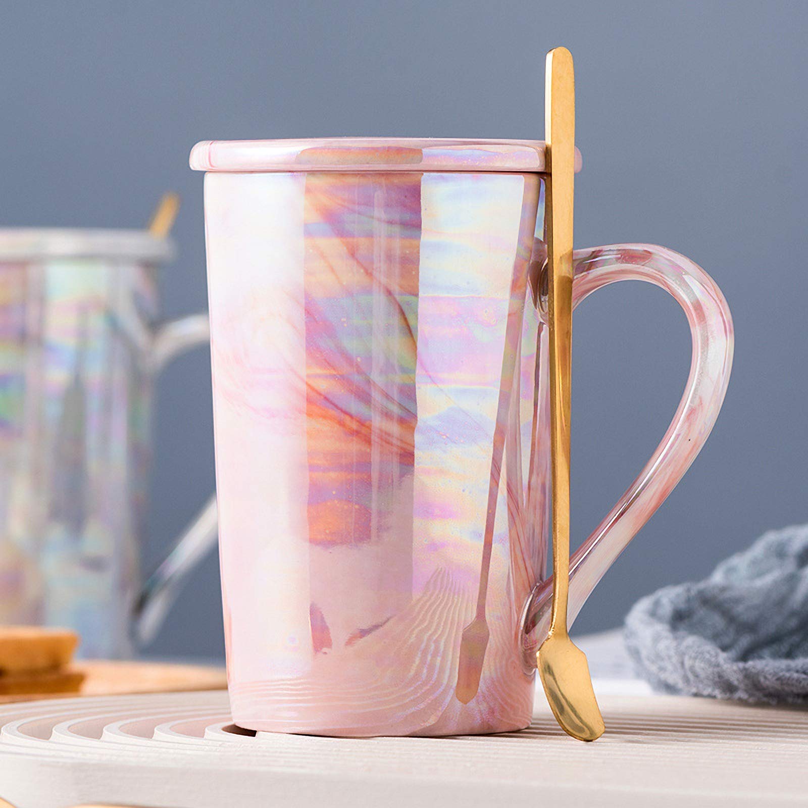 KEYIGOU 13.5oz Marble Coffee Mugs with Lid Gold Spoon Pearly Ceramic Tea Cup Cute Mugs for Women Mom Friend Gifts