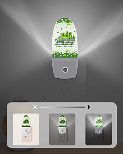 RisQiten St. Patrick's Day Night Light, LED Plug in Night Light, Green Truck Gold Lucky Clover Night Lights with Dusk to Dawn Sensor Decorative Kids/Adults Nightlight for Bedroom Bathroom