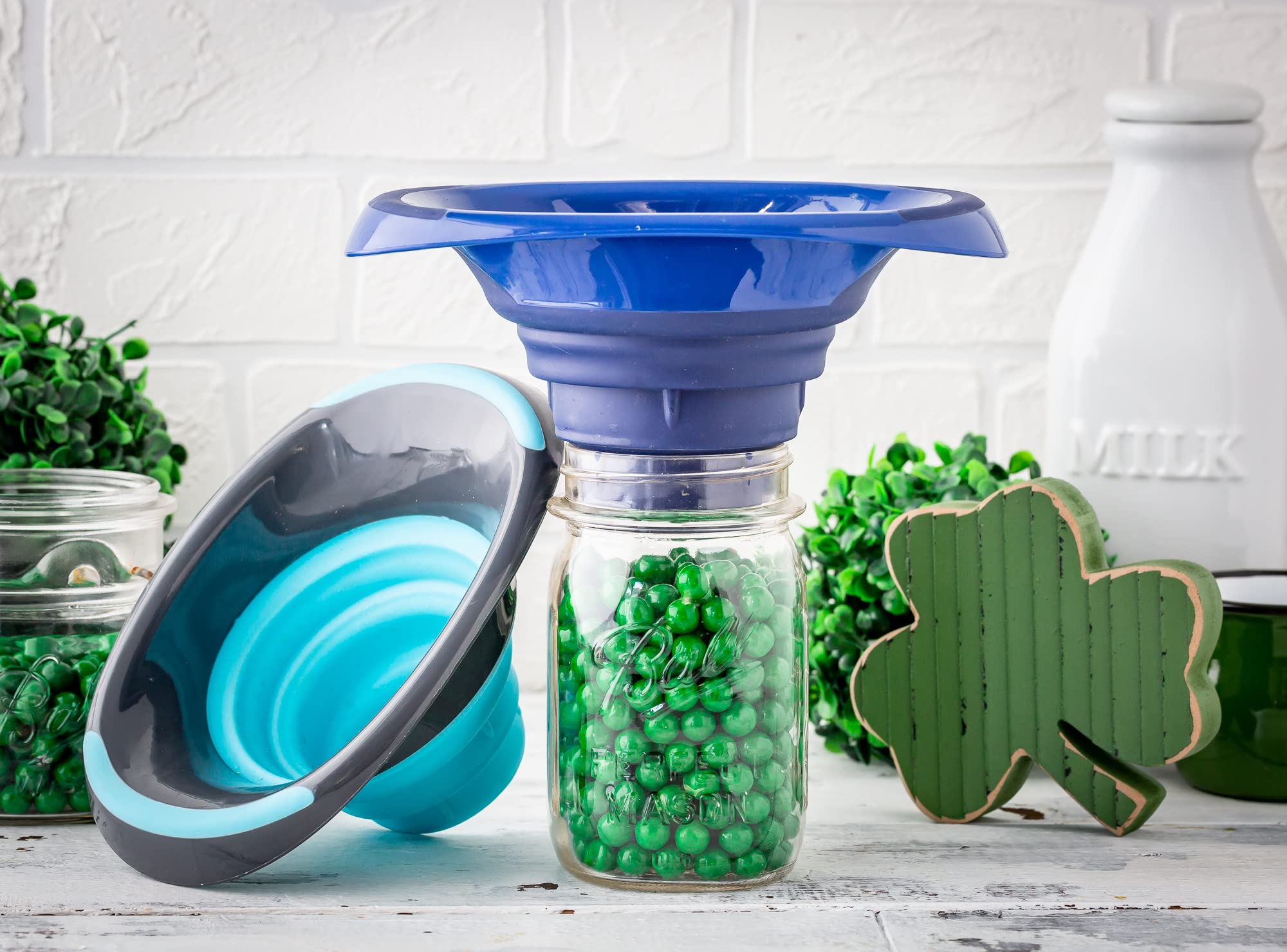 Kitchen Canning Funnel β Collapsible Silicone Food Funnel for Wide Mouth and Regular Mason Jars β Flexible Use for Coffee, Liquid, Jam, Cooking, Baking, Crafts - Teal/Gray