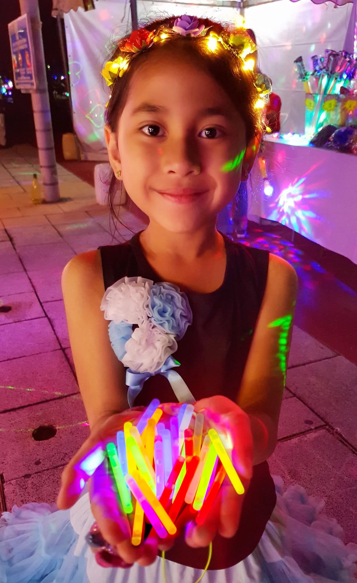 POPGIFTU 120 Mini Glow Sticks(1.96"), Glow-in-the-dark Easter Halloween Party Favors, Tiny Glow Sticks for Halloween Easter Eggs Decorations