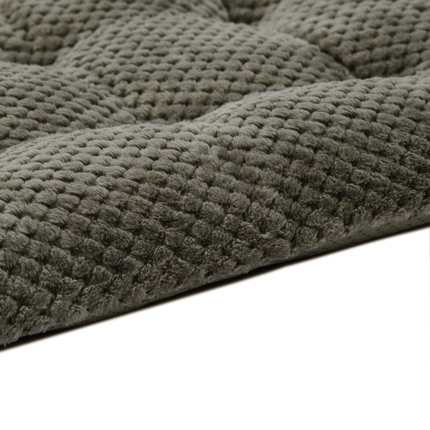 WONDER MIRACLE Fuzzy Deluxe Pet Beds, Super Plush Dog or Cat Beds Ideal for Dog Crates, Machine Wash & Dryer Friendly (15" x 23", S-Eagle Grey)
