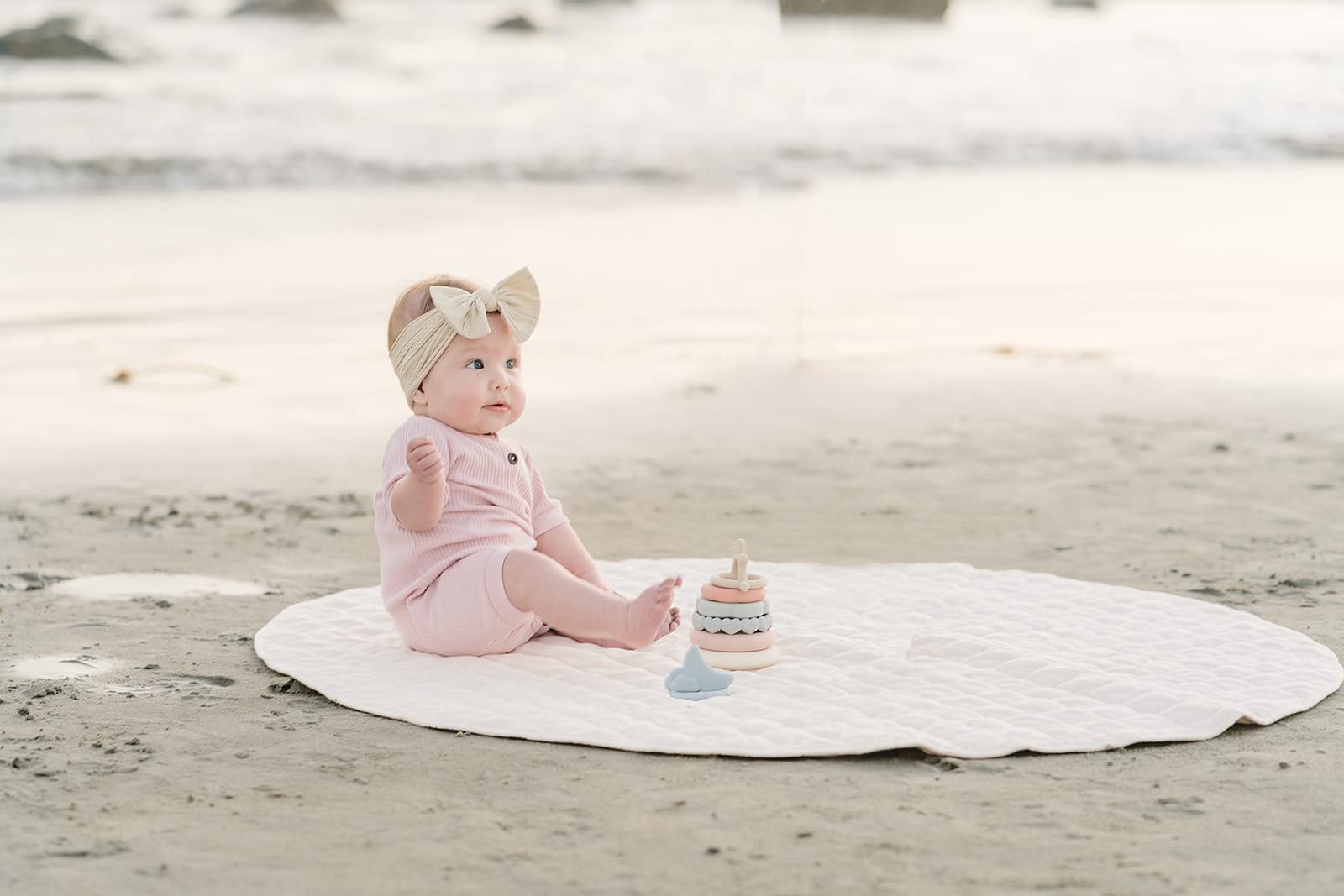 Marlowe & Co Stacking Ring Teether Toy, Soft Silicone Stacking Rings for Babies and Toddlers, 7 Piece Teether Set for Babies 6-12 Months (Classic)