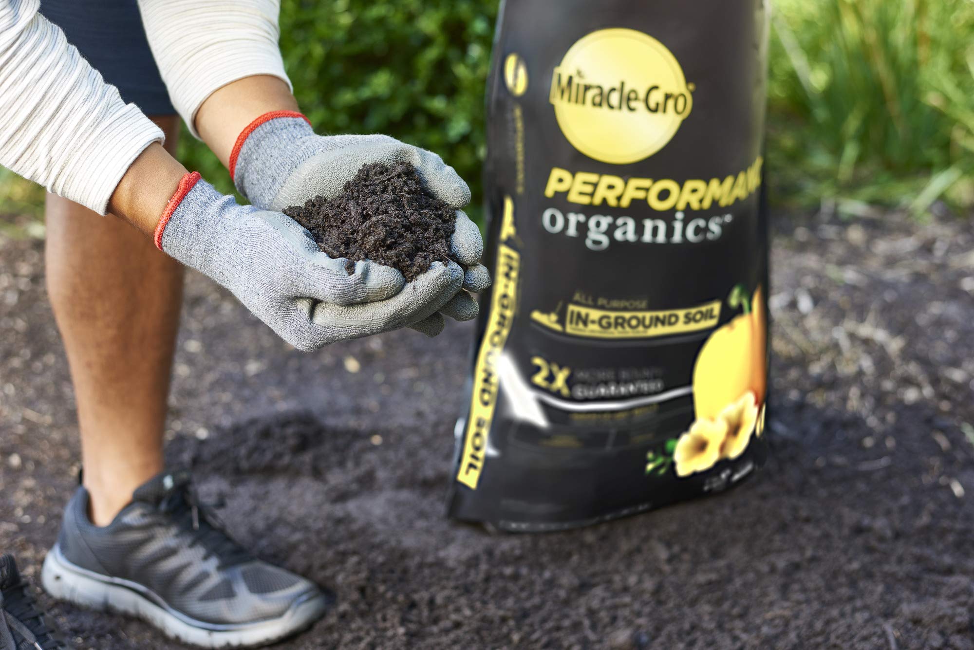 Miracle-Gro Performance Organics All Purpose In-Ground Soil - Organic and Natural Ingredients, Soil for Vegetables, Flowers and Herbs, Feeds for up to 3 Months, 1.3 cu. ft.