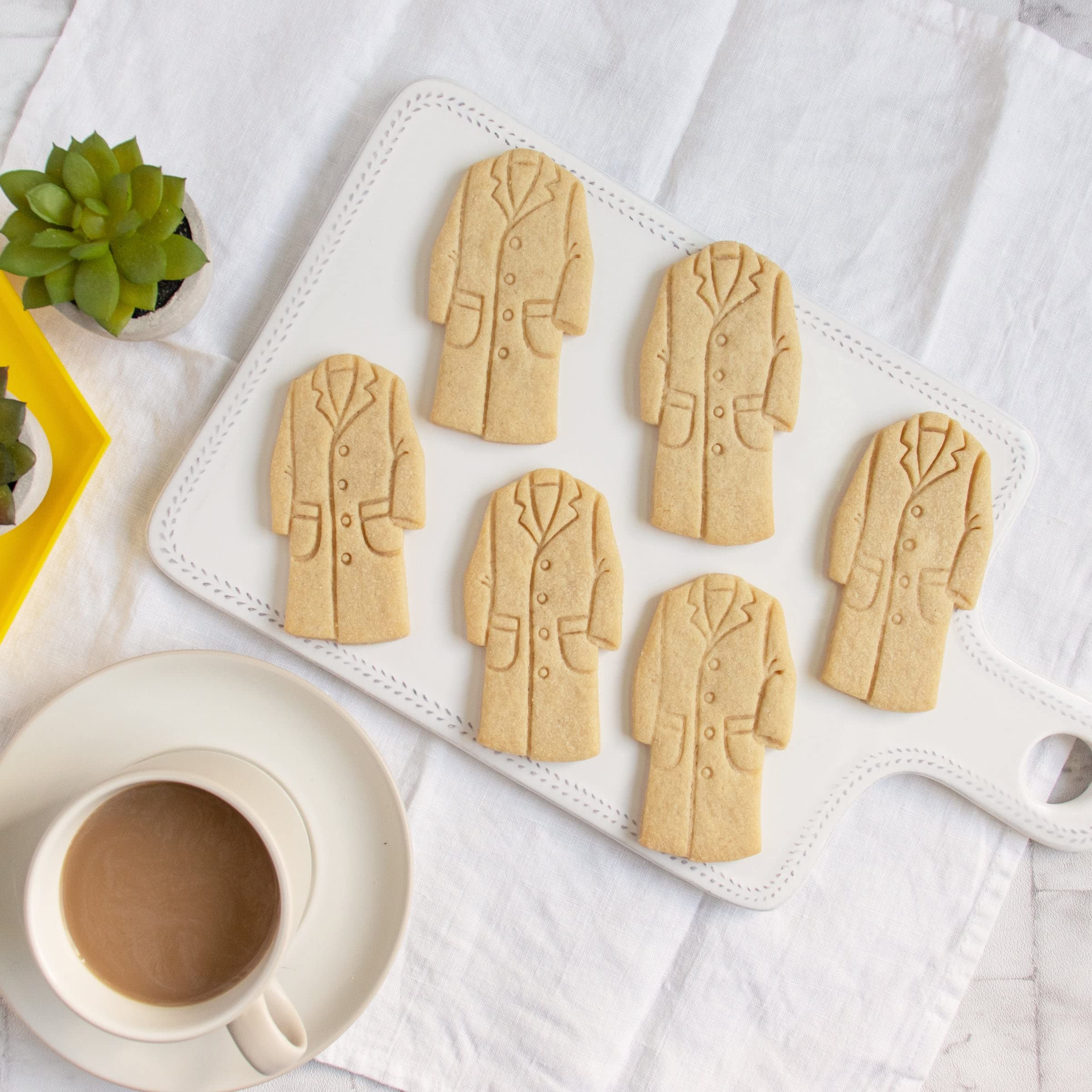 Laboratory Coat cookie cutter, 1 piece - Bakerlogy