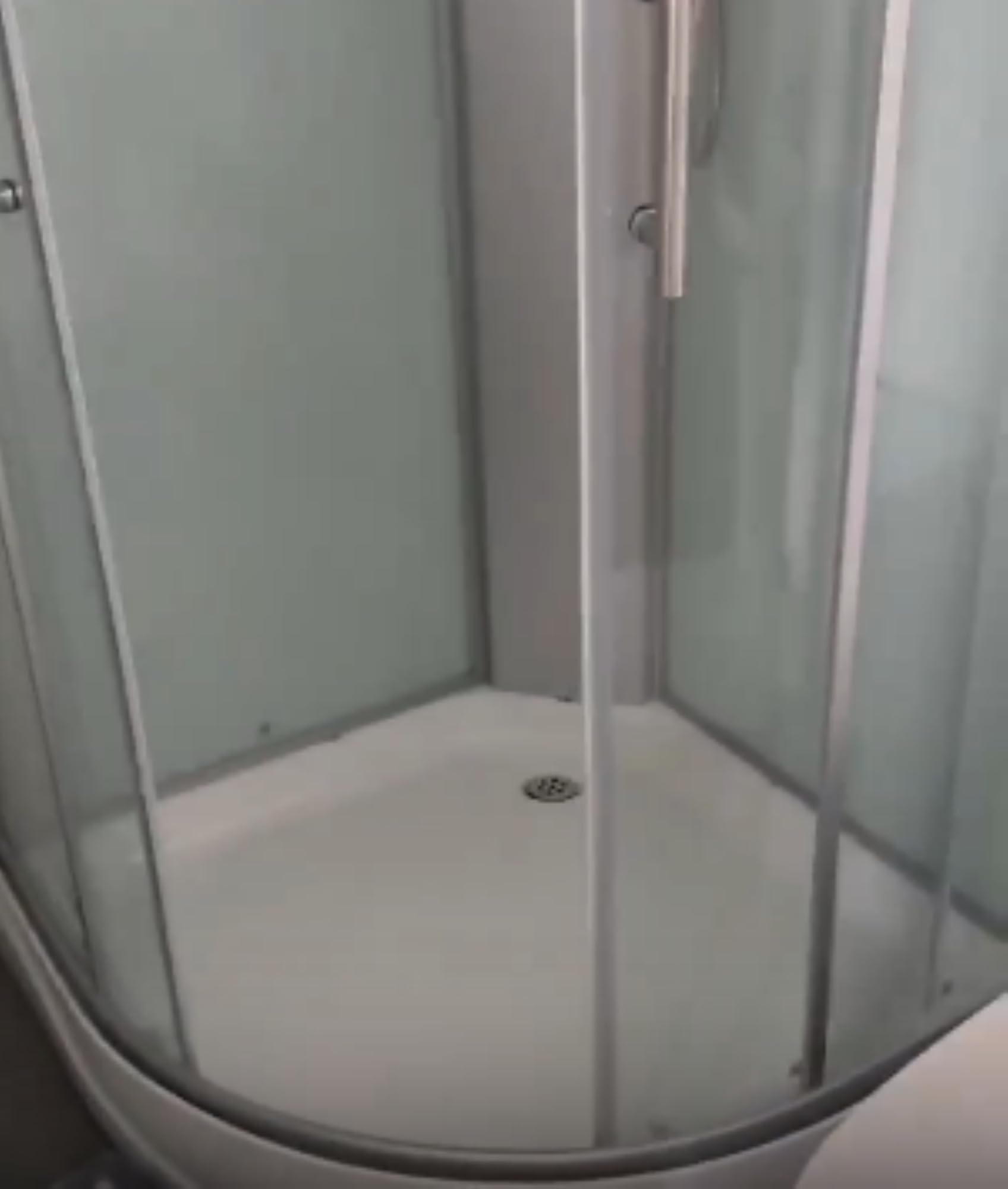 Portable Container Tiny House. Prefab 20ft Home with Bathroom. Container Movable House .Can be Used as a Warehouse, Office, Storage and Guest House, Luxury Bathroom & Shower (with Airconditioning)