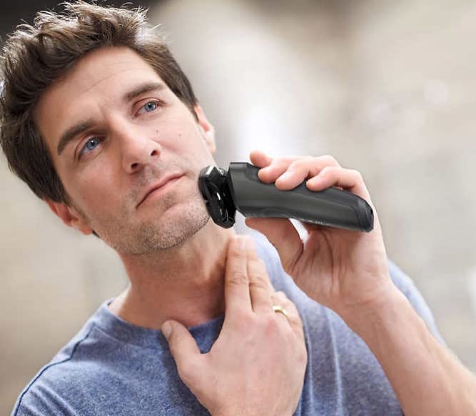 Philips Norelco Shaver 6600 with SenseIQ Technology, Series 6000.SkinProtect Blades, 360° Contour Heads and Smart Hair Sensor