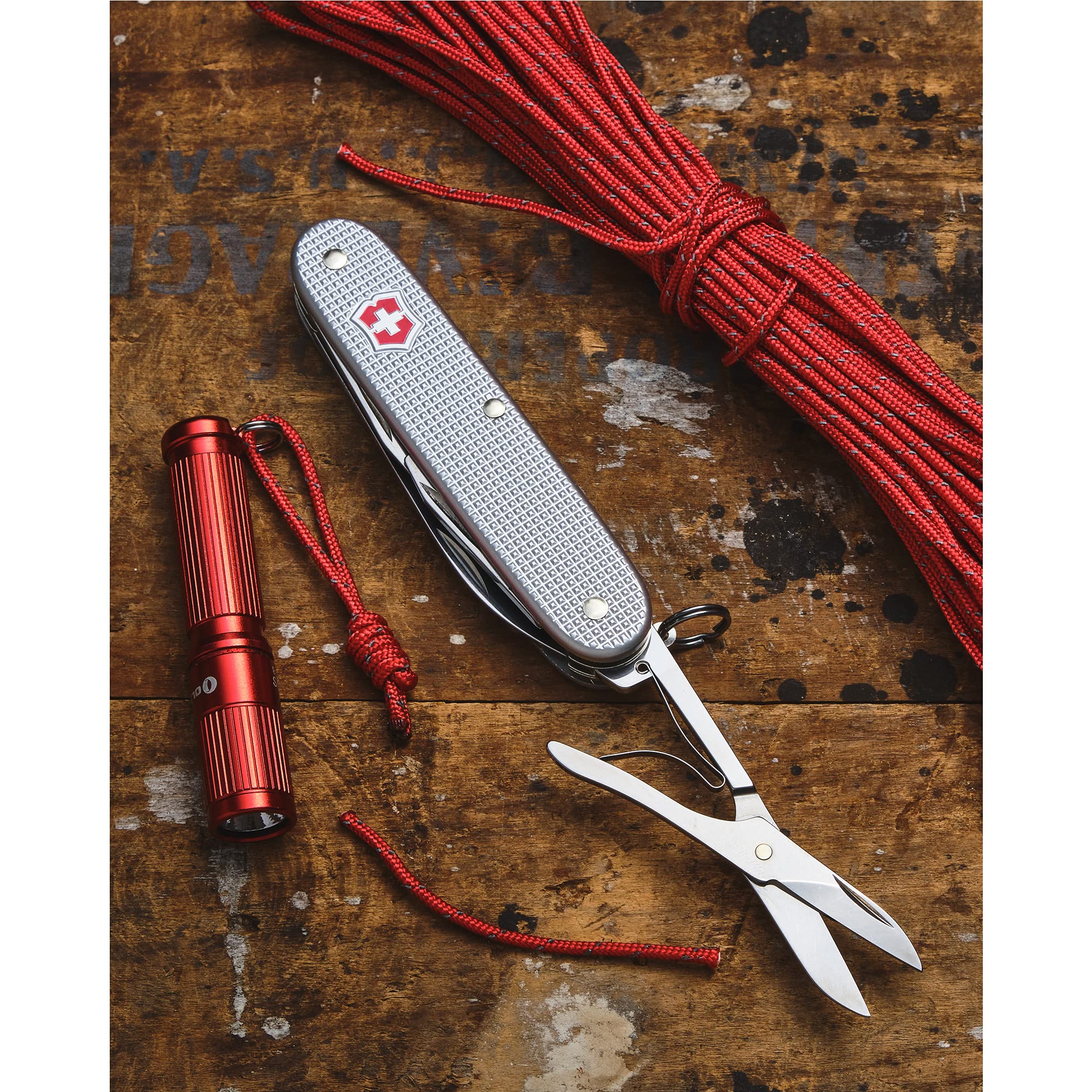 Victorinox Pioneer X Alox Swiss Army Knife, 9 Functions, Swiss Made Pocket Knife with Scissors, Reamer, Key Ring and Large Blade - Silver