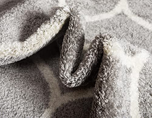 Rugs.com Lattice Frieze Collection Rug β 3' Round Light Gray Medium Rug Perfect for Kitchens, Dining Rooms