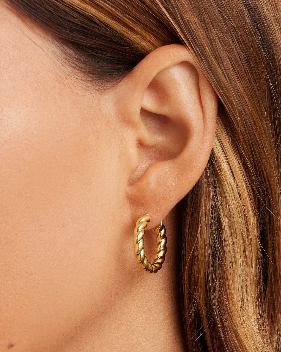 gorjana Women’s Crew Hoops, High Shine Croissant Hoop Earrings, 18K Gold Plated