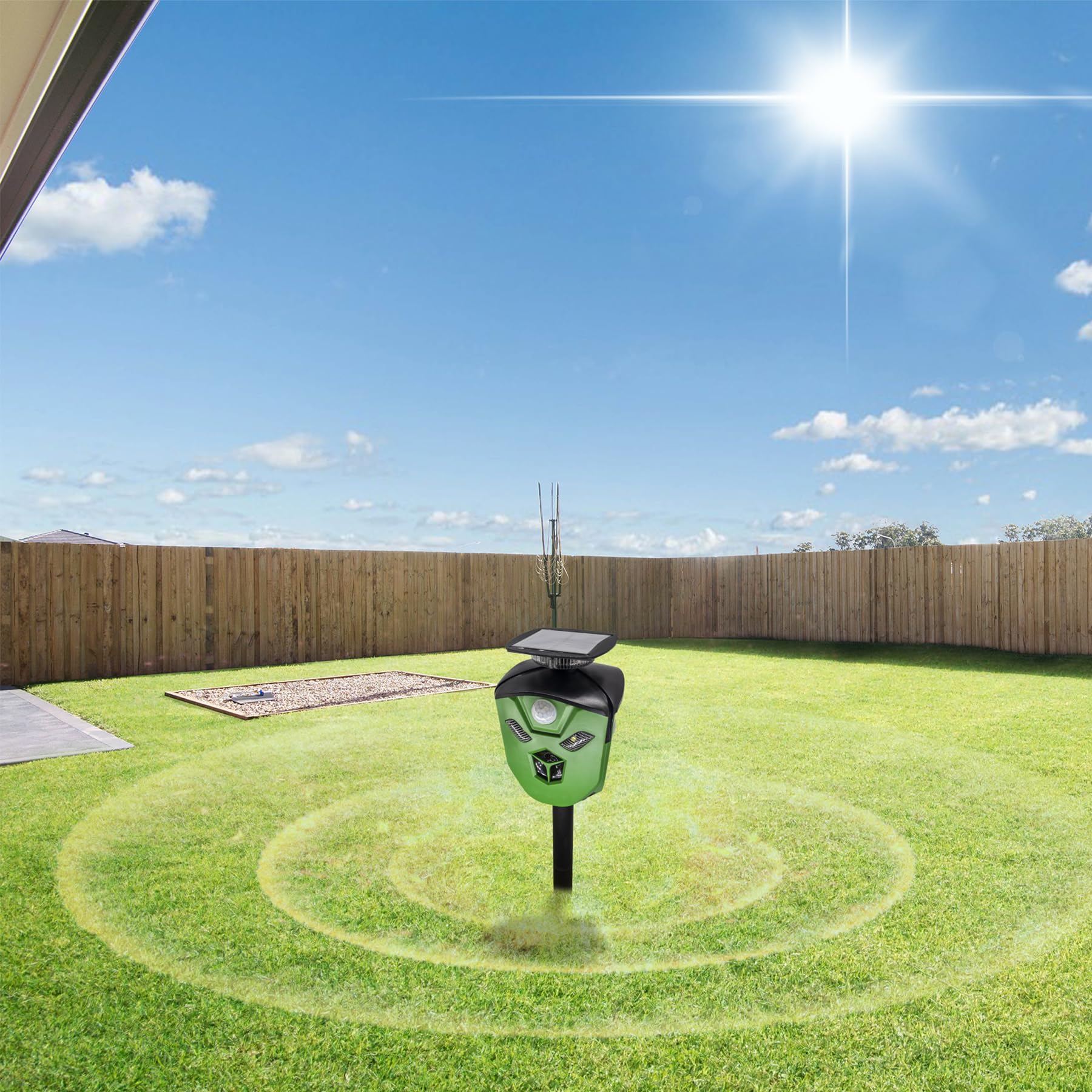 Solar Powered Ultrasonic Animal Repellent 360° Squirrel Repeller Outdoors Deer Repeller Smart Dog Cat Deterrent with Motion Sensor White Flashing Light Coyote Fox Raccoon for Yard Garden Farm