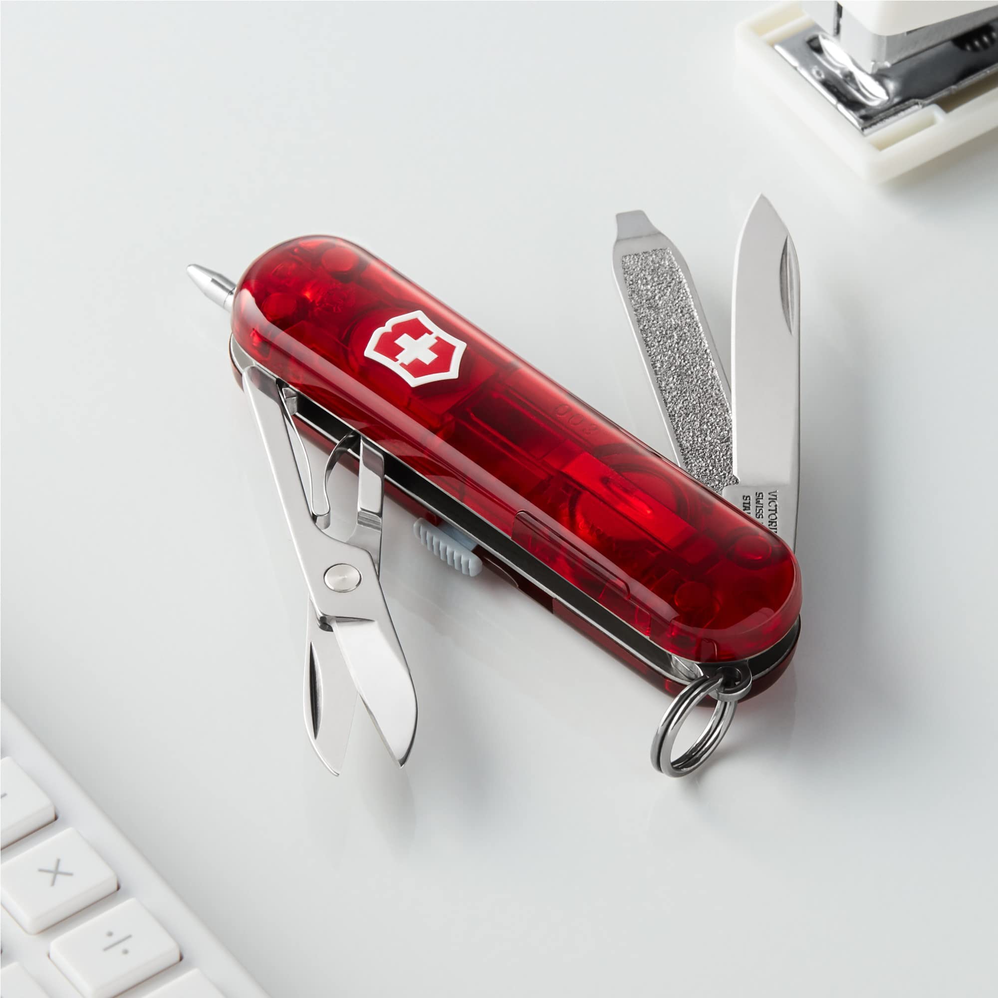 Victorinox Signature Lite Swiss Army Knife, Compact, 7 Functions, Swiss Made Pocket Knife with Pressurized Ballpoint Pen, LED and Key Ring - Ruby