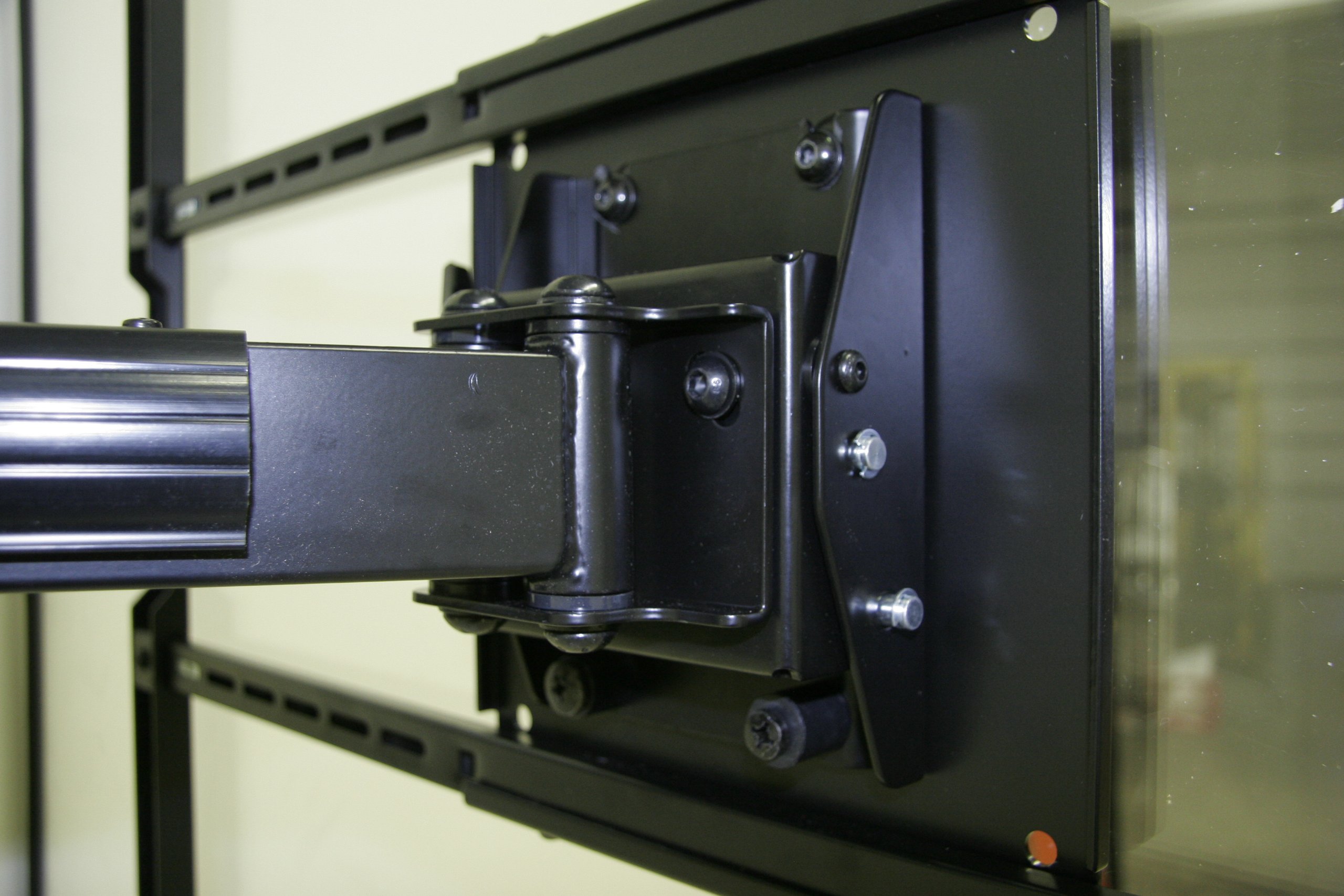 Full Motion TV Wall Mount with 32 inch Long Extension for 42 to 80 inch TVs
