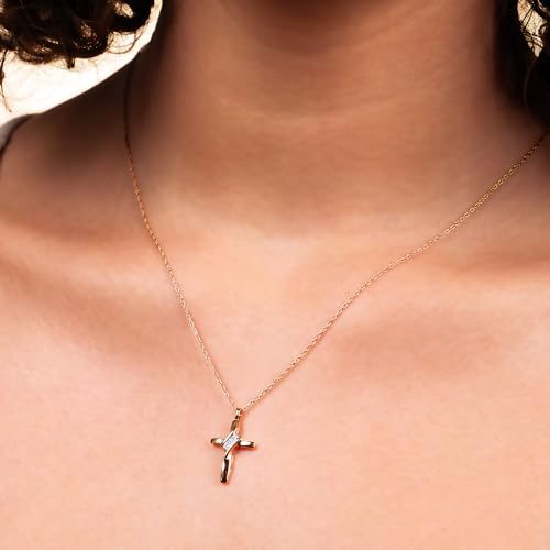 GILDED Small 10 Karat Yellow Gold Natural Round-Cut Diamond Accent 3 Stone Cross Pendant with an 18 Inch Chain