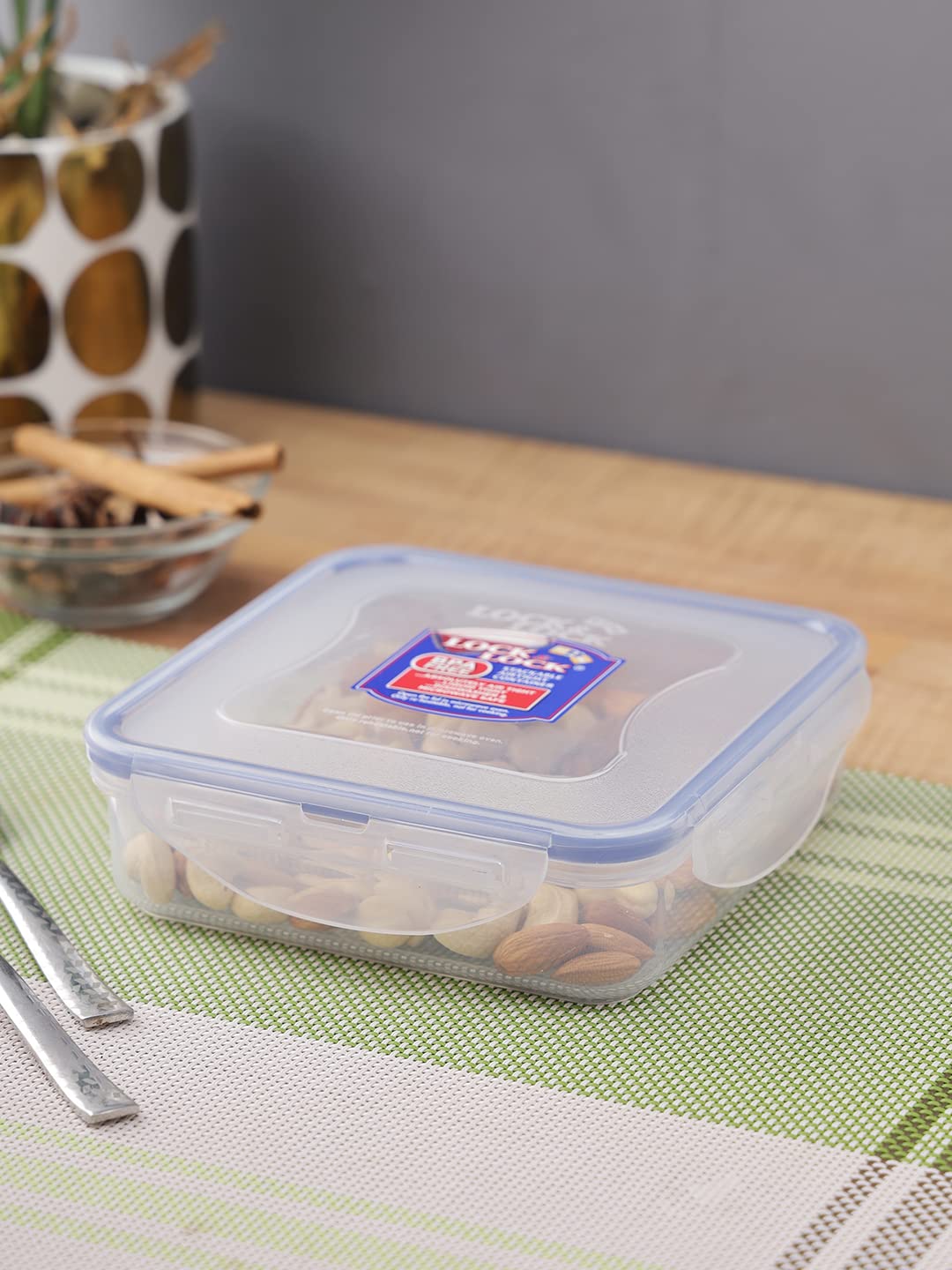 LOCK & LOCK 20-Fluid Ounce Square Food Container, Short, 2-1/2-Cup