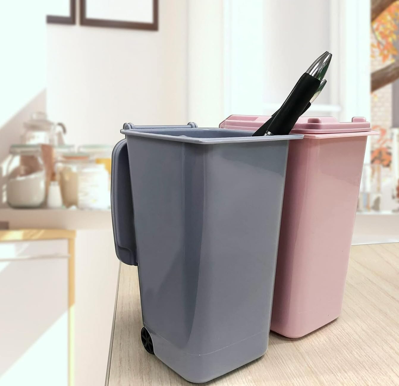 xcarpro Office Trash Can Desktop Mini Trash Bin, Garbage Bin Set Pencil Cup Holder with Lips & Wheels Curbside Organizer Containers Wastebasket (Green)