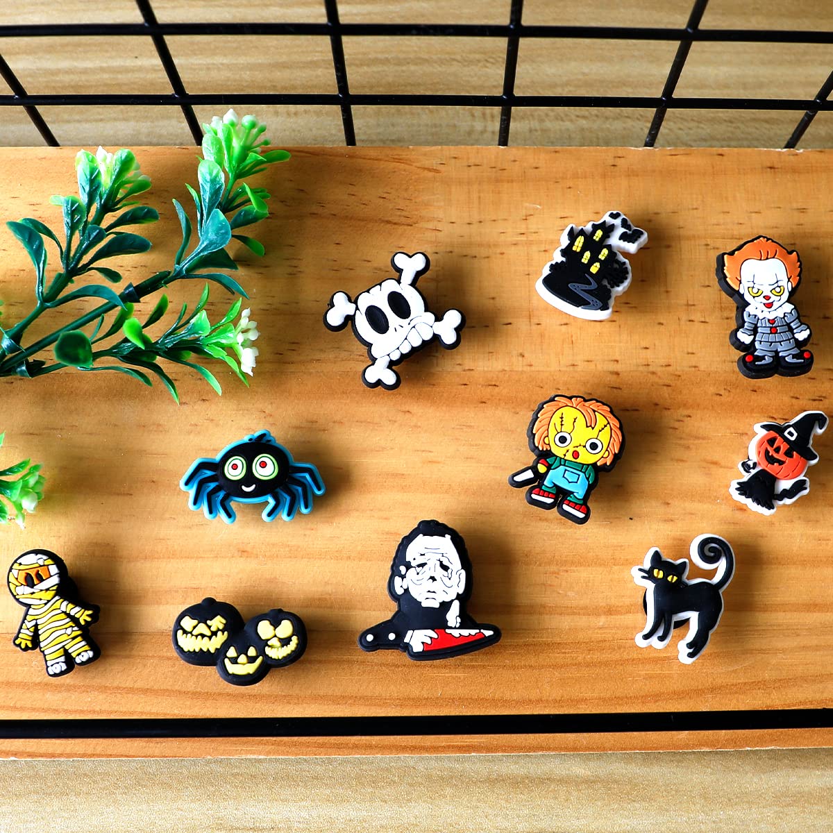 Halloween Shoe Charms 45 PCS Horror Charms,Horror Movie Charms,Scary Charms Gifts,Pumpkin,Michael Myers,Gothic,Witch,Teens/Childs Accessories Charms