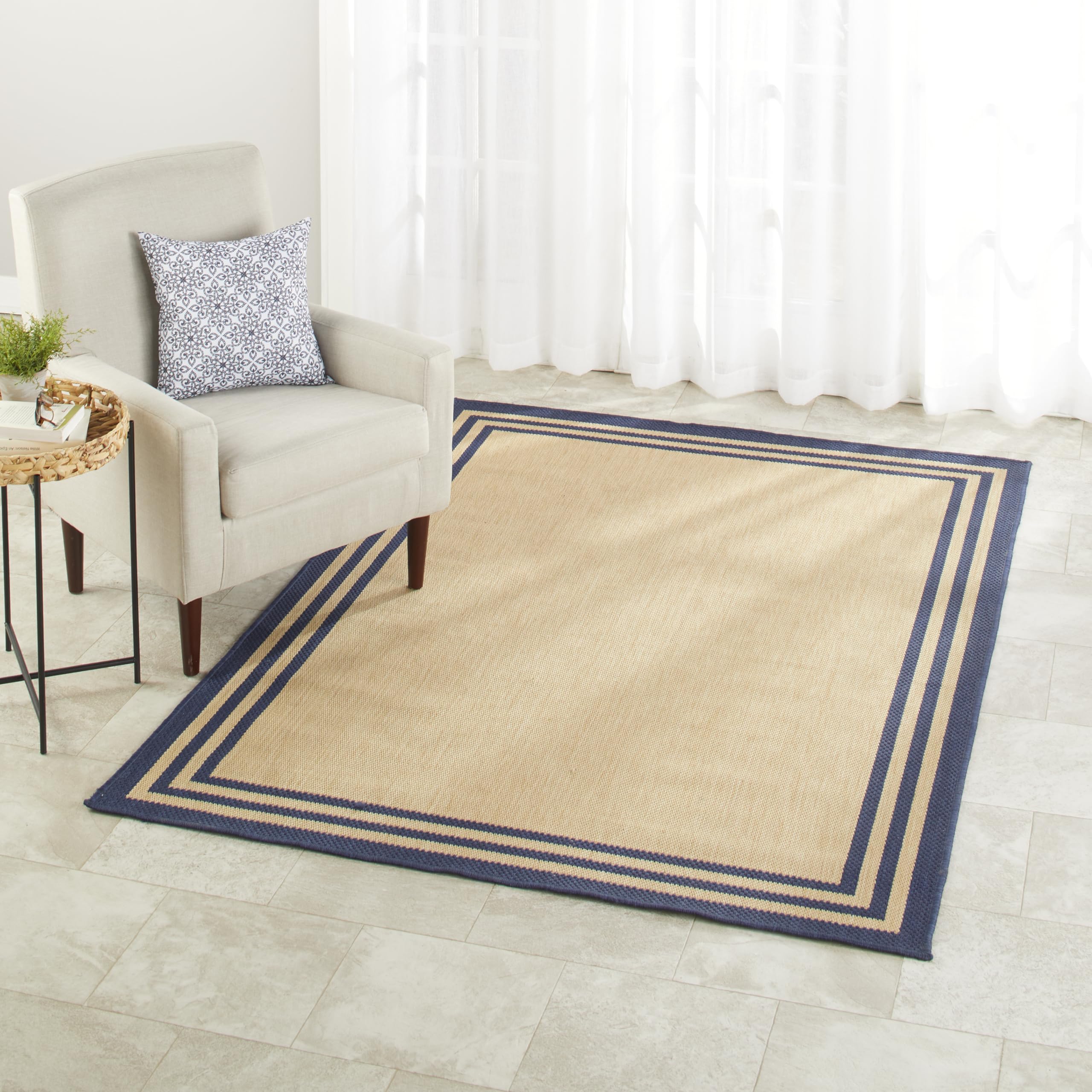The Lakeside Collection Indoor/Outdoor Border Rugs - Black 5' x 7'