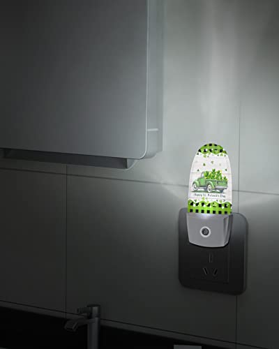 St. Patrick's Day Night Light, LED Plug in Night Light, Green Buffalo Plaid Truck Lucky Clover Gold on Wood Night Lights with Dusk to Dawn Sensor Decorative Kids/Adults Nightlight for Bedroom Bathroom