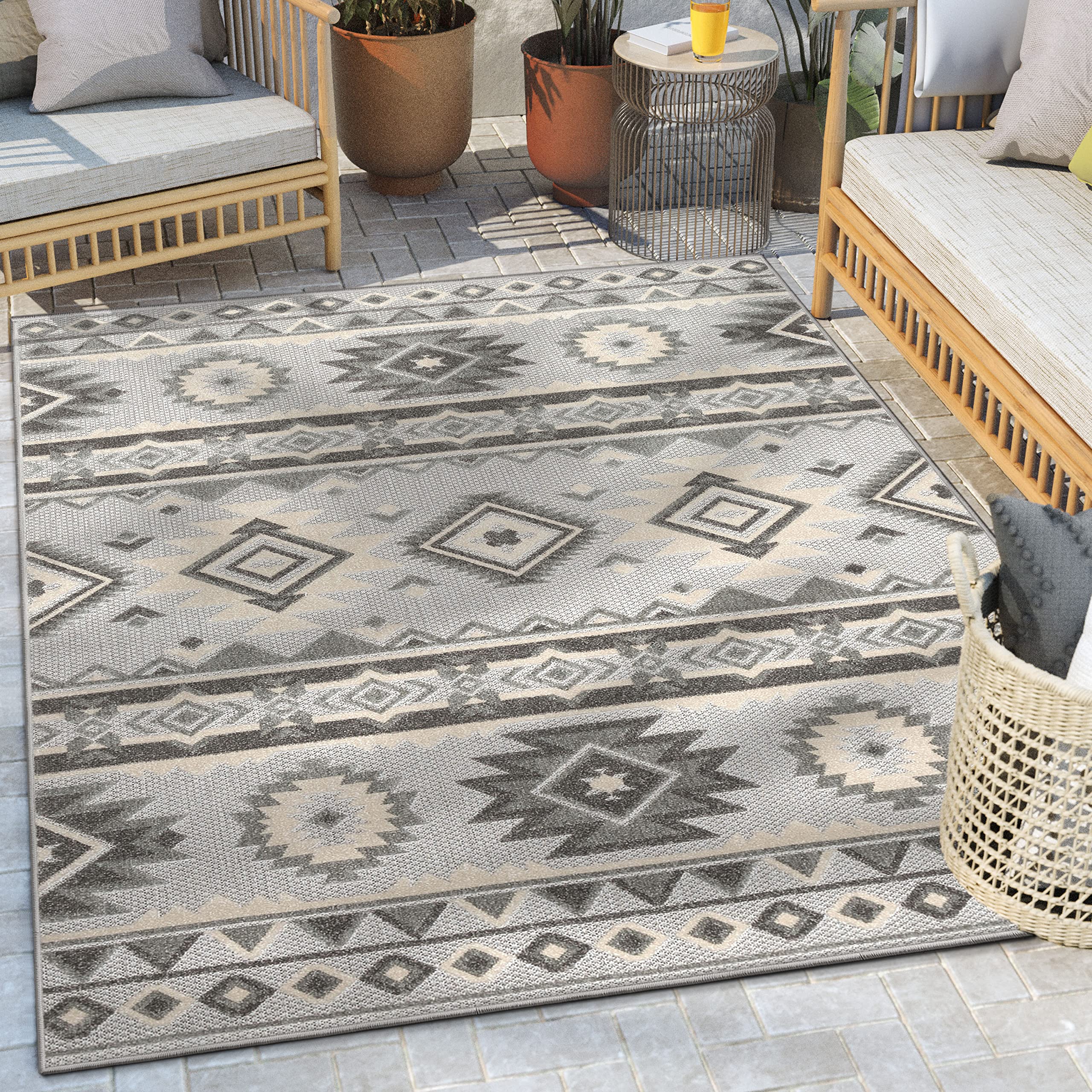 Well Woven Tuscon Grey Indoor/Outdoor Southwestern Area Rug (5'3" x 7'3") High Traffic Stain Resistant Geometric Medallion Carpet