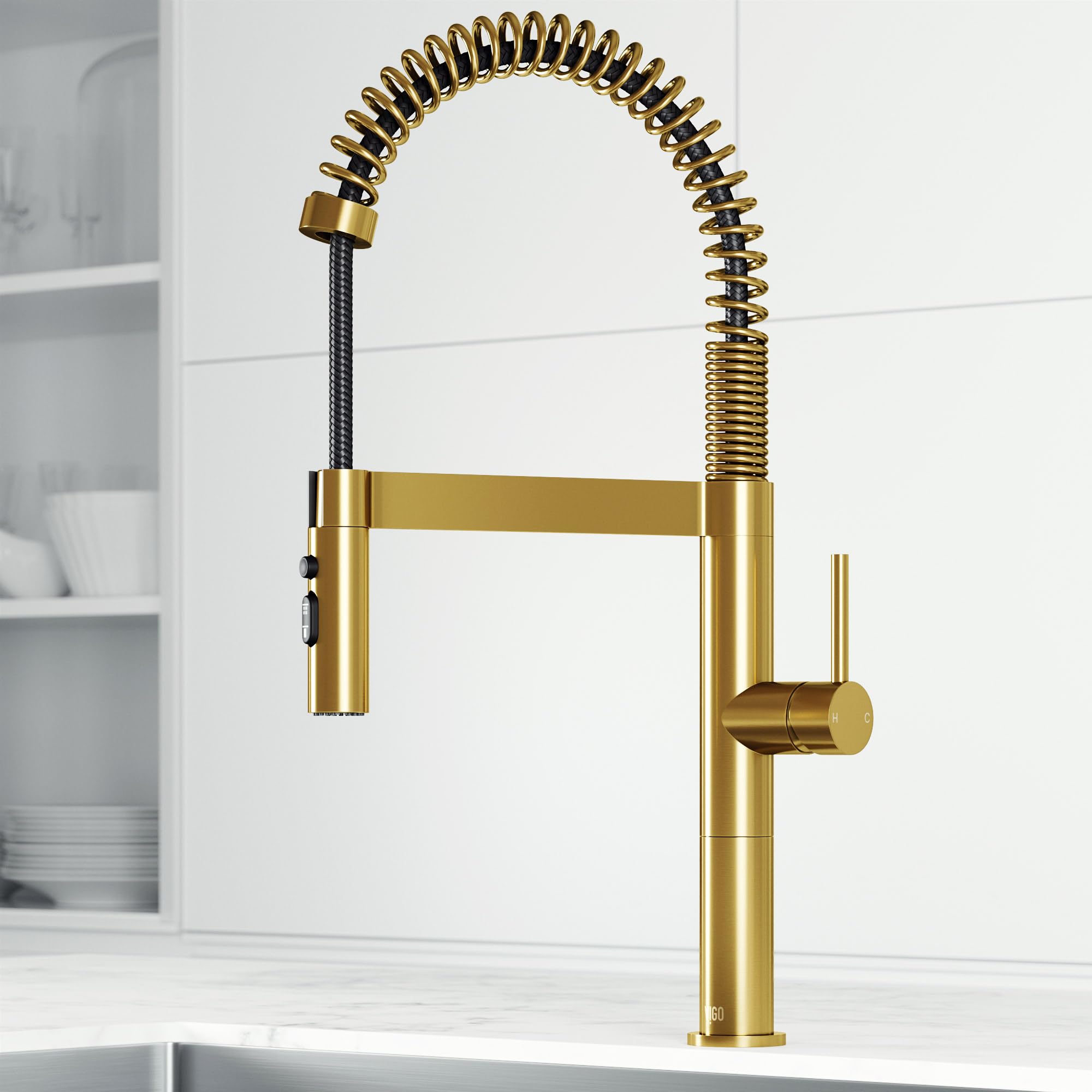 VIGO 4.0" W x 20.5" H x 10.75" D Edison Pro One-Handle Pull Down Kitchen Faucet in Matte Brushed Gold - VG02052MG
