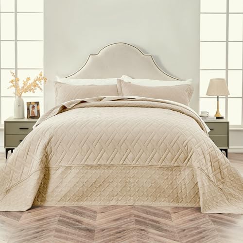 Qucover California King Beige Bedspreads, 3-Pieces Ultrasonic Quilting Geometric Pattern Soft Microfiber 120 x 118 Oversized King Quilt, Extra Width Cal King Bedspread Oversized, Beige