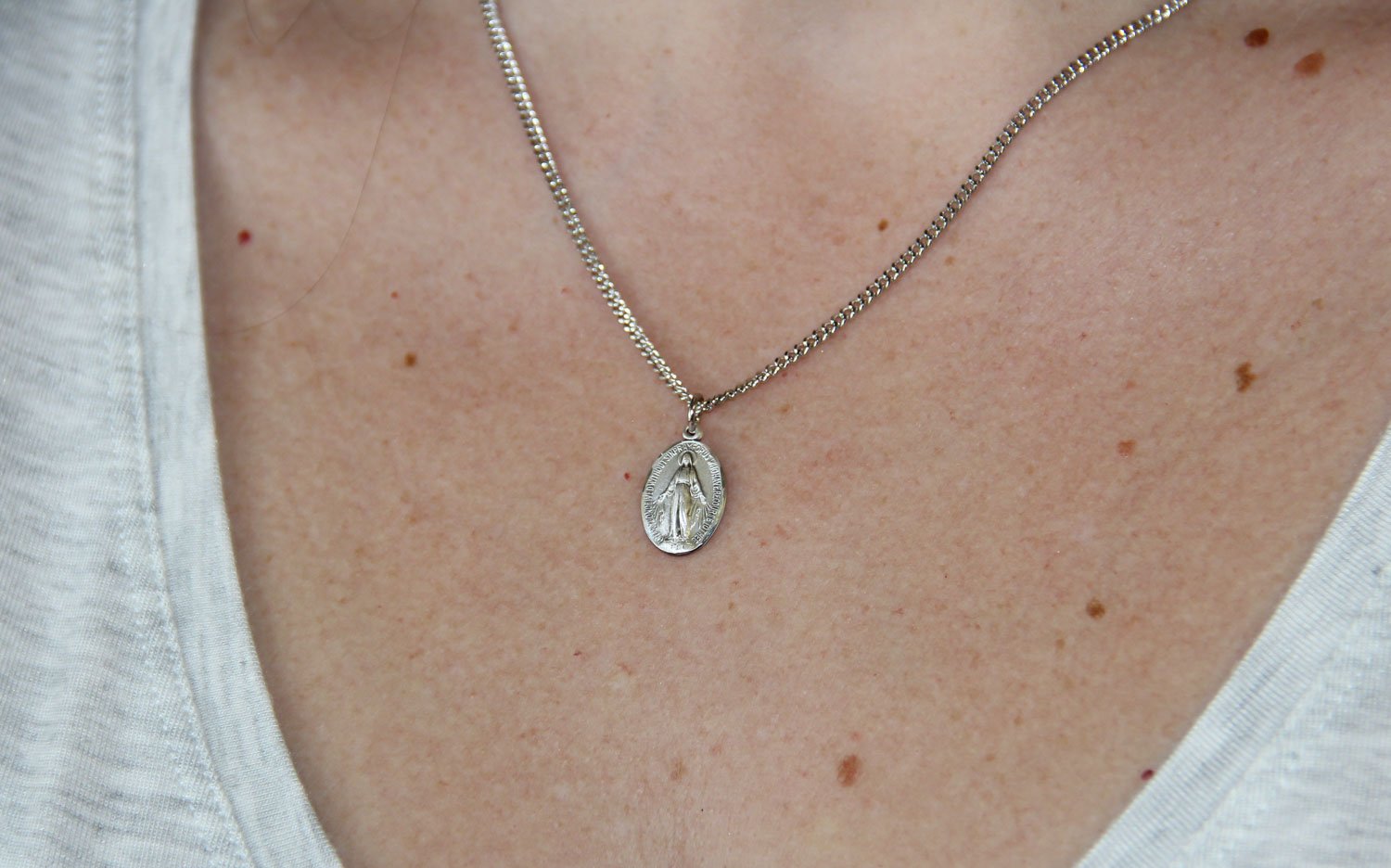 Heartland Store Women's Sterling Silver Small Oval Miraculous Pendant Oval Matte Finish + 18 Inch Rhodium Plated Chain