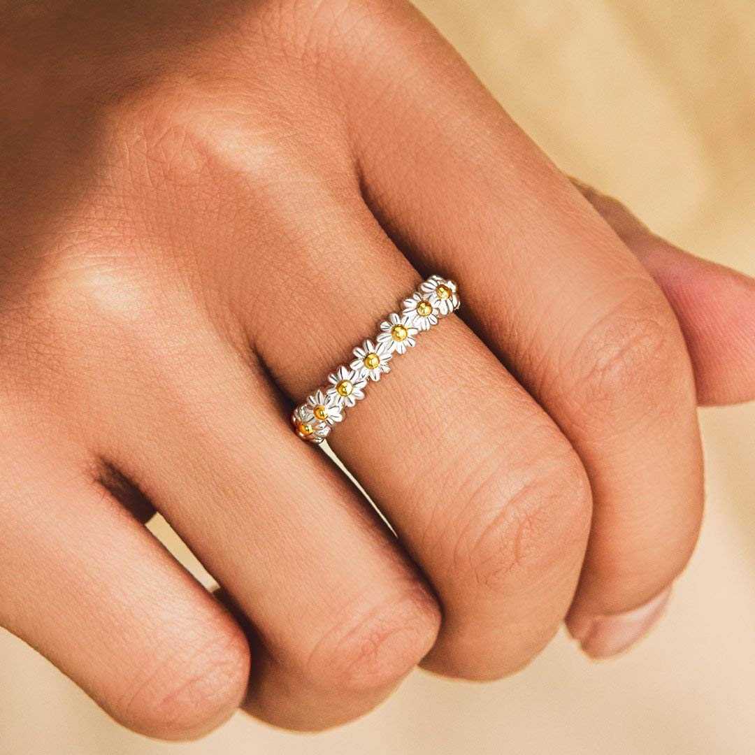 GRHOSE I Think About You Every Daisy Ring Tiny Dainty Simple Flower Ring 925 Sterling Silver Rings Stacking Rings for Women Casual Rings Delicate Everyday Ring Comfort Fit Bands Ring (7)